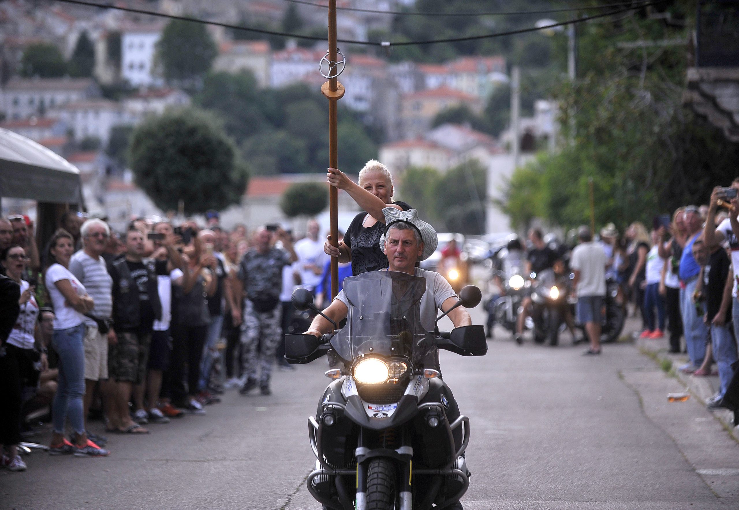 BikeRice i BikeRi humanitarnom moto alkom u Bakru pomažu Centru za ...