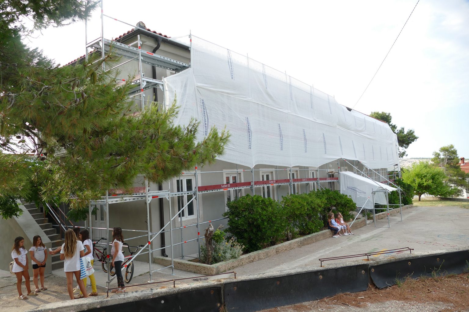 ENERGETSKA OBNOVA Rab potpisao ugovore s izvođačima: Novo ruho za čak ...