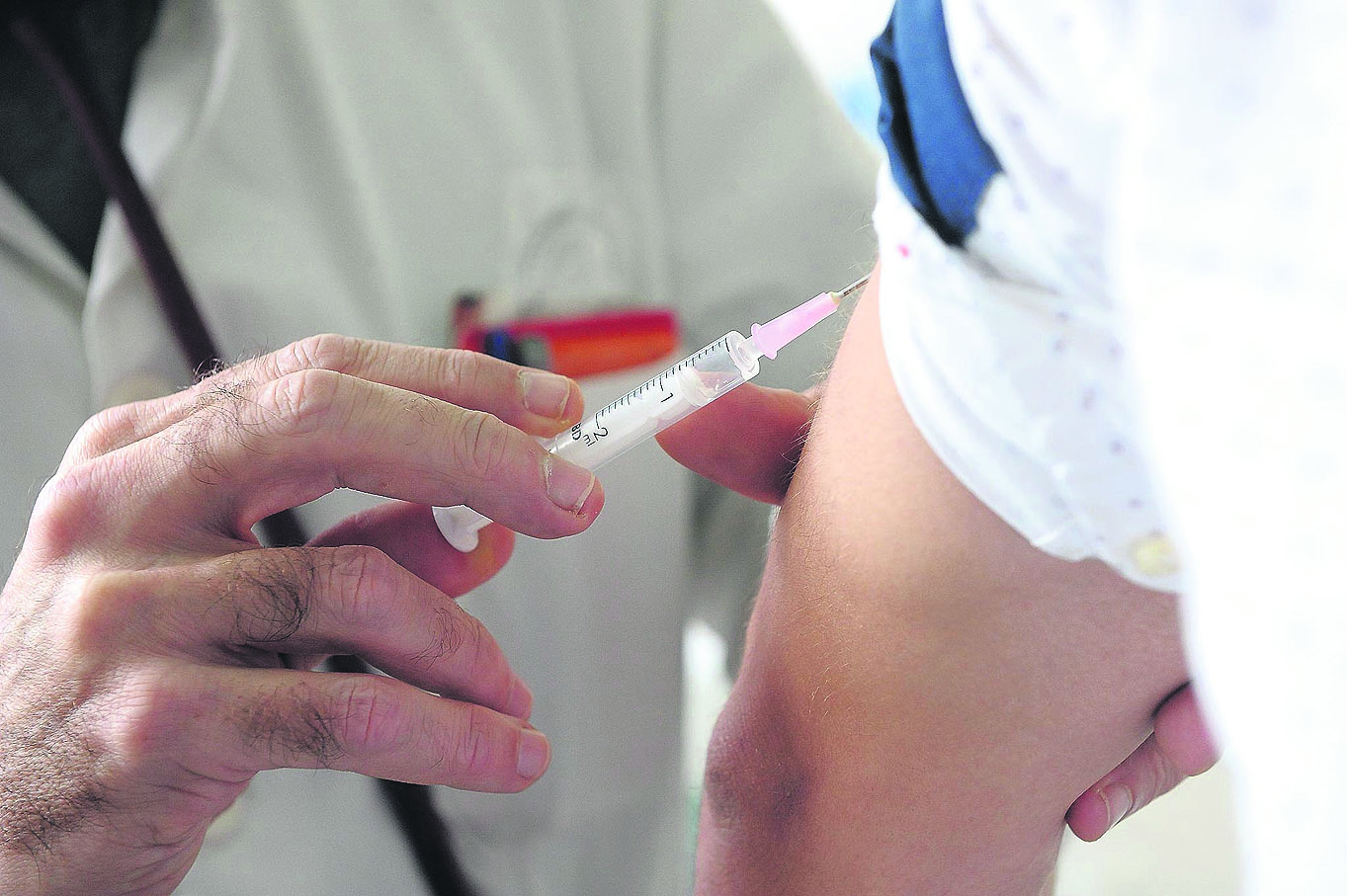 Danas u Hrvatskoj počinje cijepljenje protiv gripe. Besplatno je za sve starije od 65 godina ...