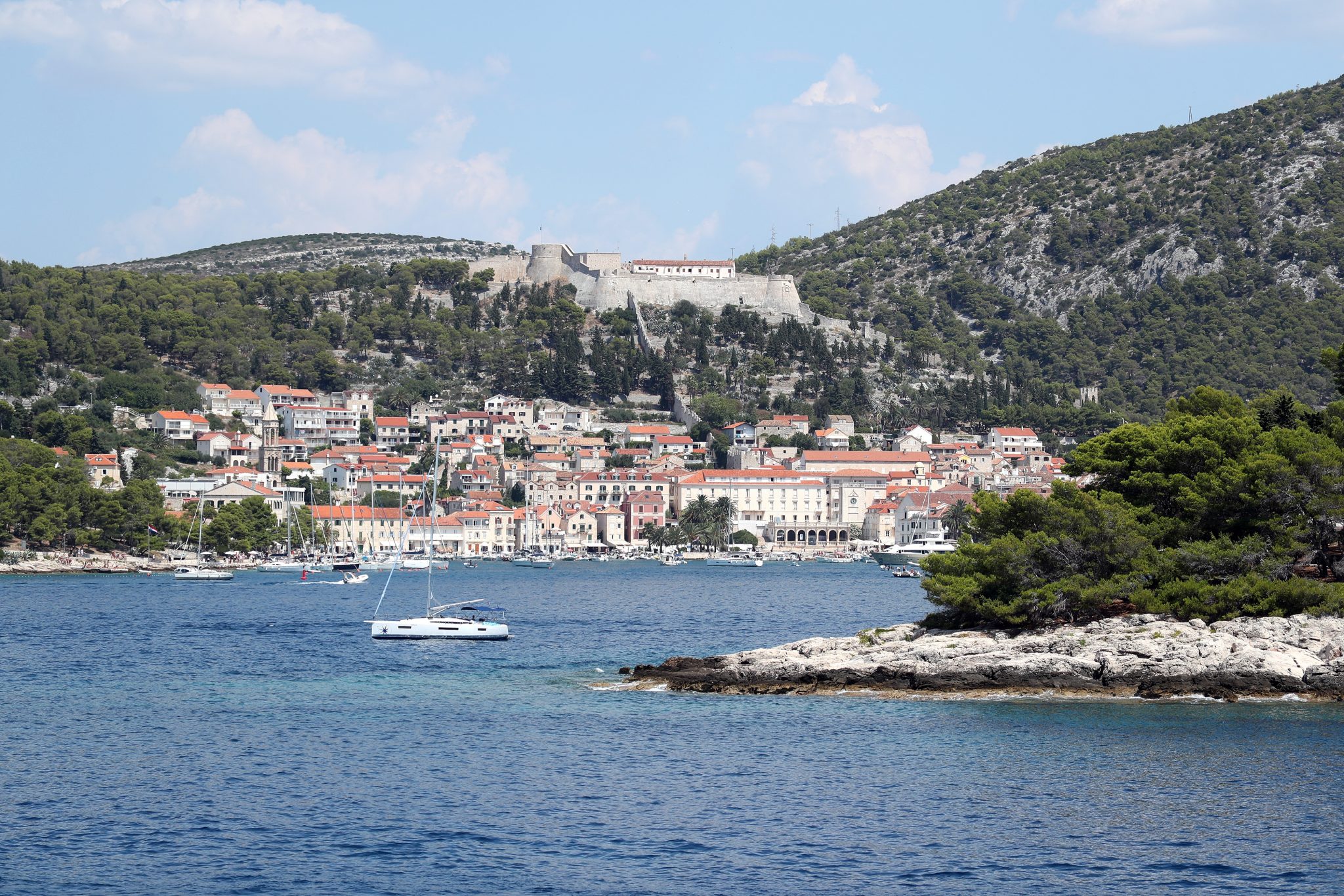 Četiri slaba potresa kod Hvara u pola sata - Novi list