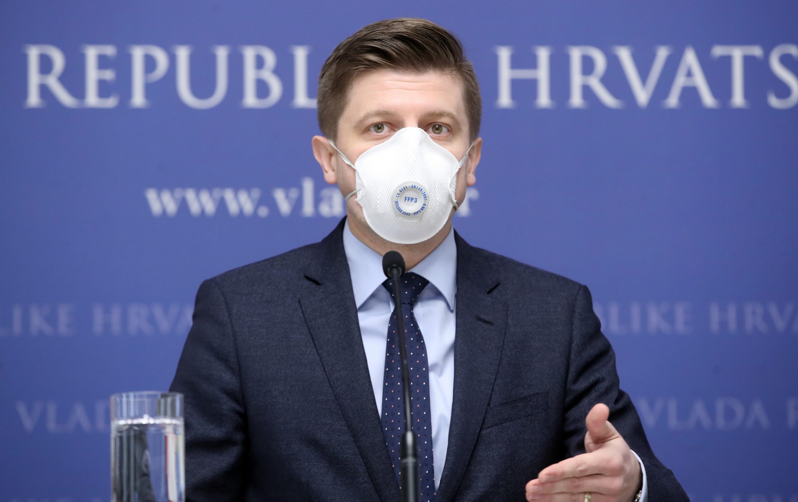 Marić: U prvom danu 2.000 zahtjeva za odgodu plaćanja poreza - Novi list Marić: U prvom danu 2.000 zahtjeva za odgodu plaćanja poreza - Novi list