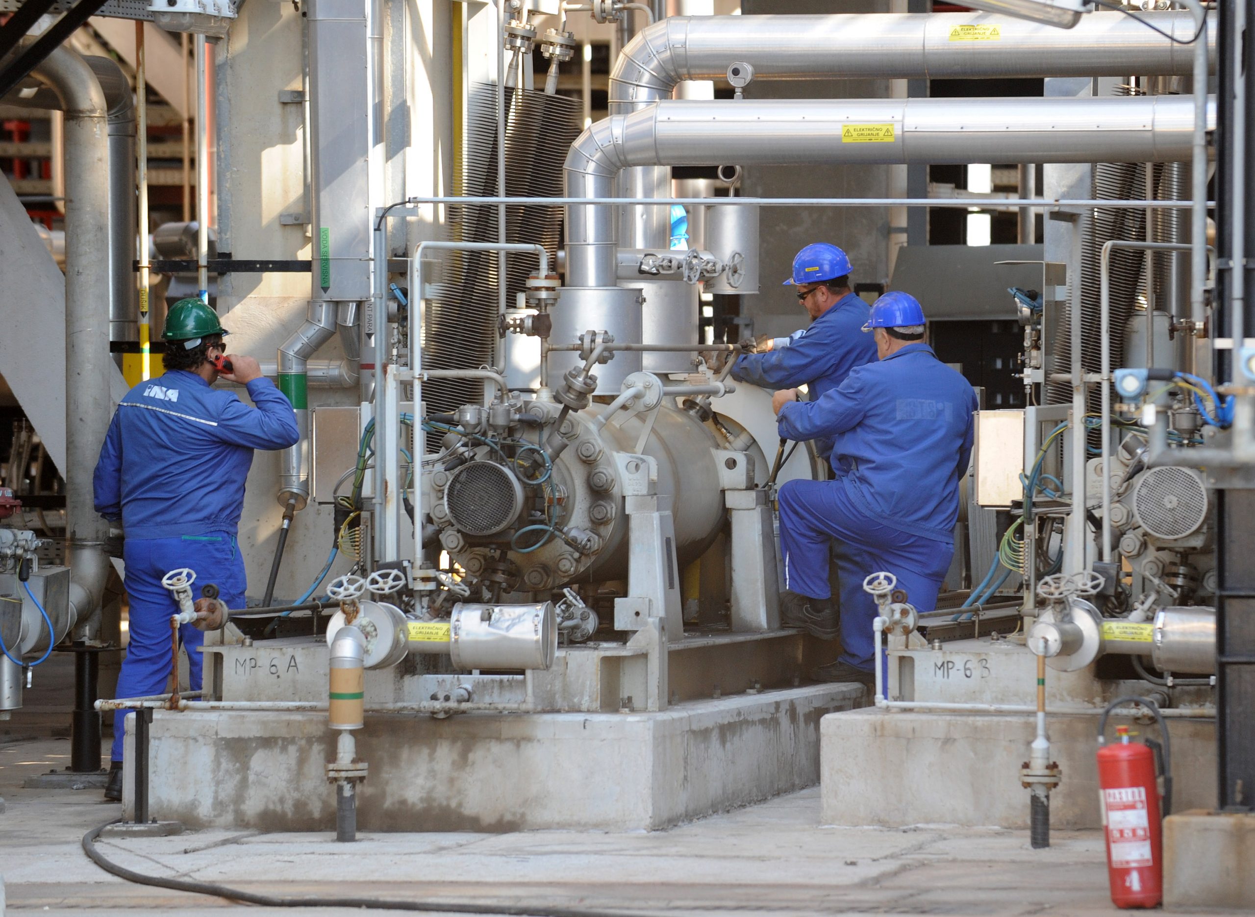 Modernizacija riječke rafinerije opet odgođena. Zašto? - Novi list