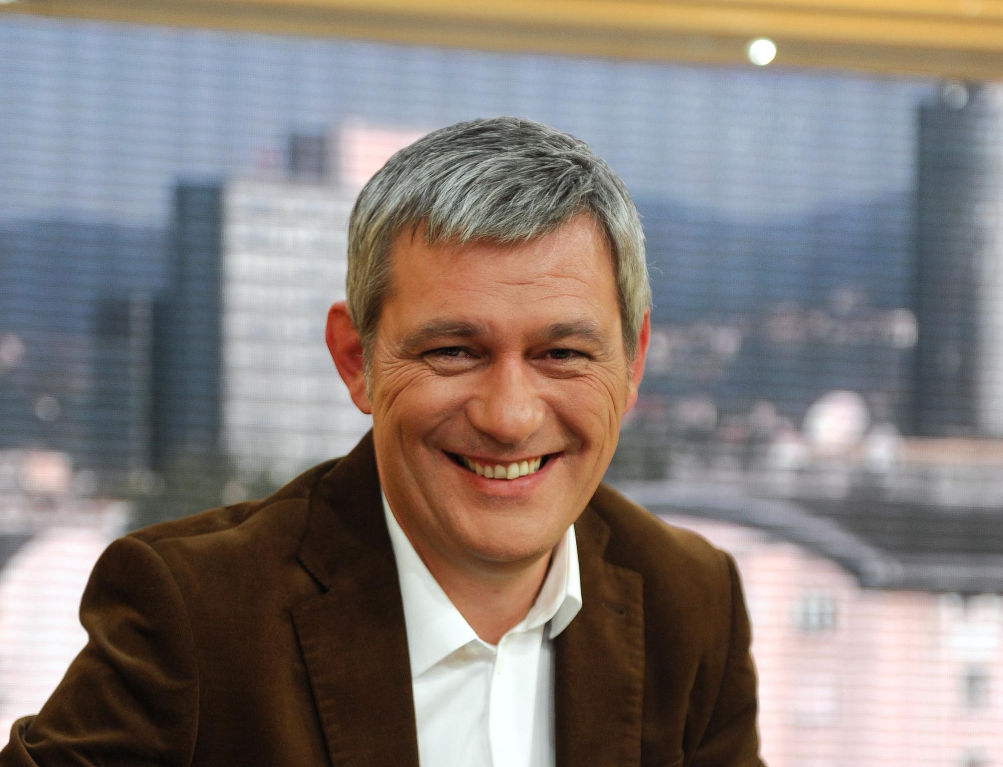 NAJBOLJI GLAS Zlatni kipić zaštitnom znaku Radio Rijeke: Robert Ferlin ...