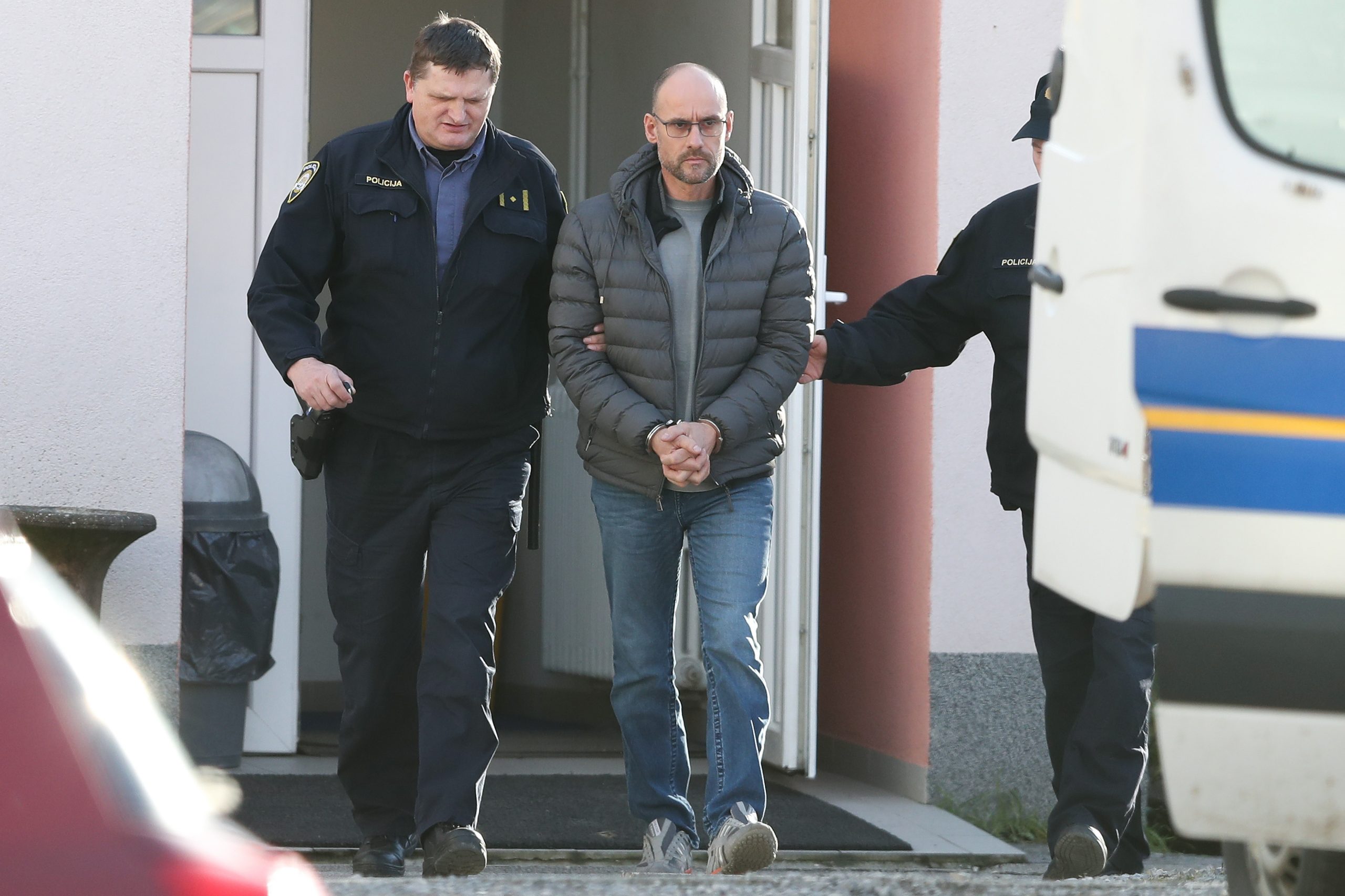 Određen istražni zatvor osumnjičenom za ubojstvo bankara 1999. - Novi list Određen istražni zatvor osumnjičenom za ubojstvo bankara 1999. - Novi list
