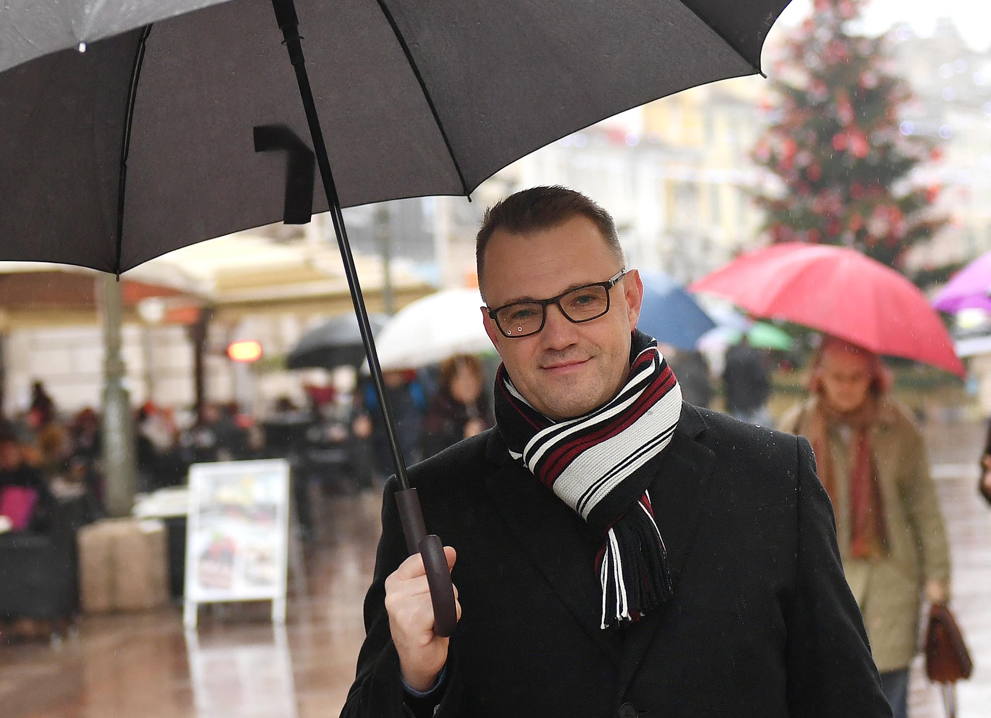 Potvrđena optužnica protiv riječkog pročelnika Vladimira Benca. Evo za ... Potvrđena optužnica protiv riječkog pročelnika Vladimira Benca. Evo za ...