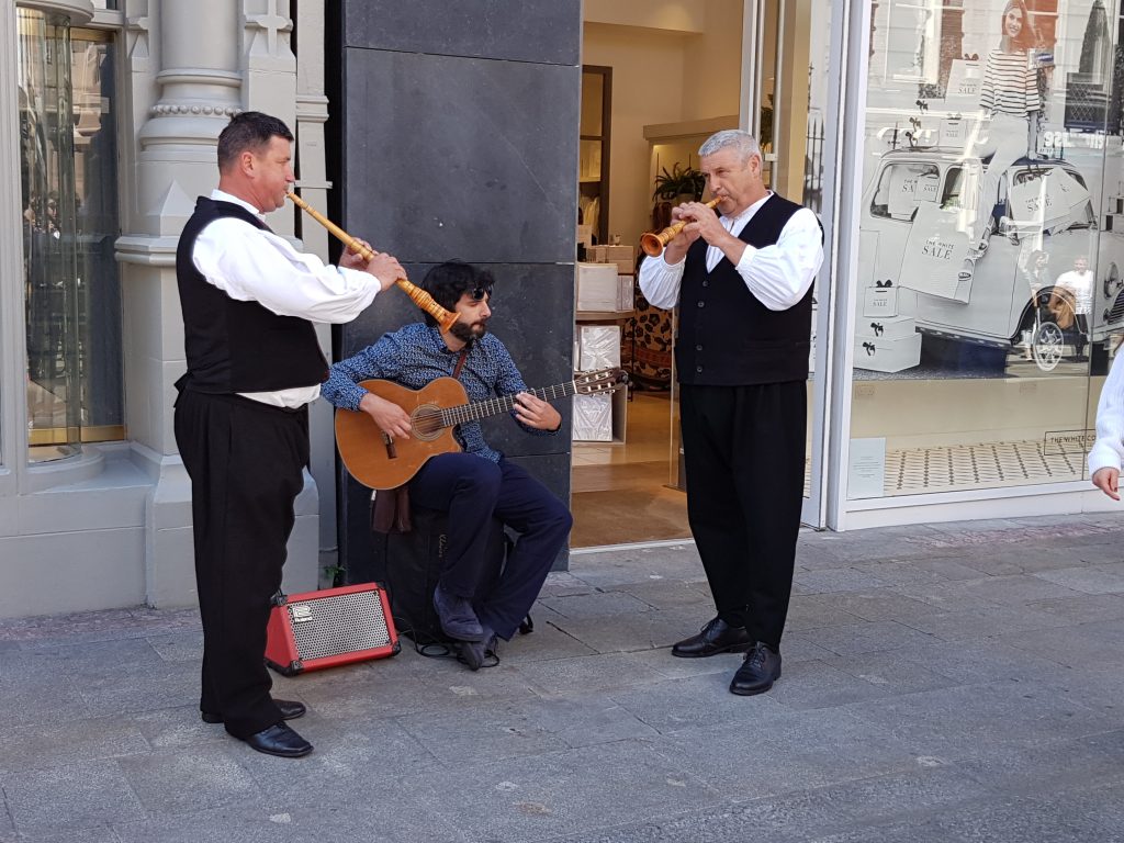 Rijeka 2020 se predstavlja u Irskoj: Zvuci sopila na ulicama Dublinama ...