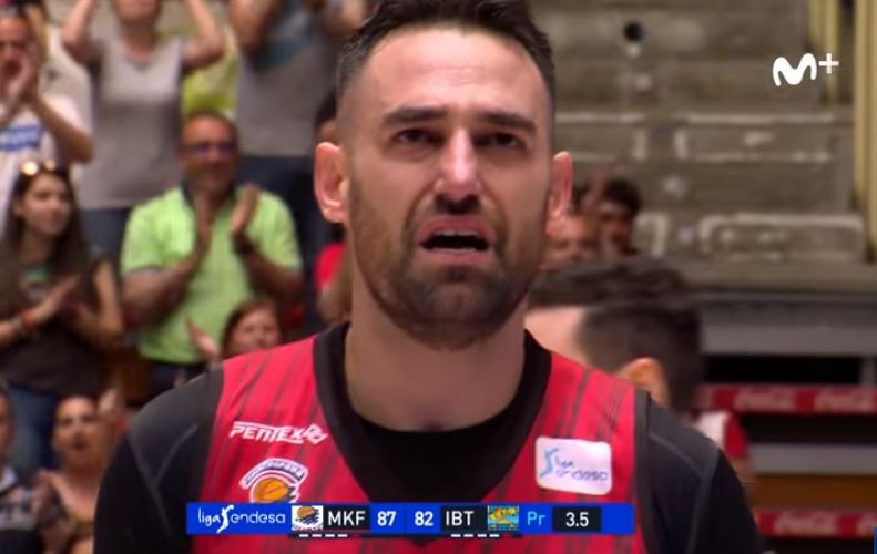 SVI SU PLAKALI Legendarni Marko Popović završio igračku karijeru. I to ...
