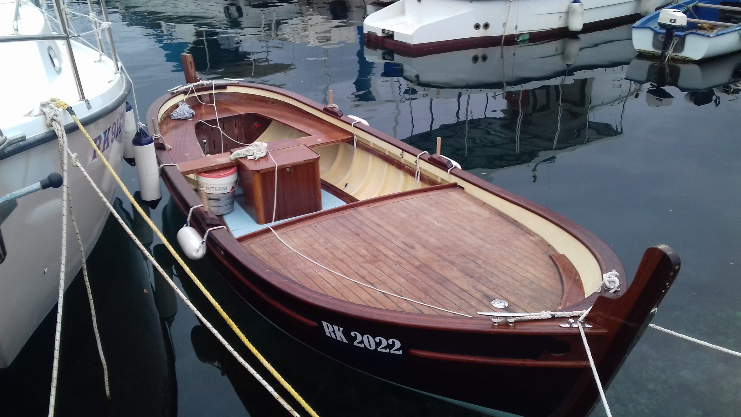 TRADICIJSKE BARKE Pogledajte što smo pronašli i zabilježili u luci ...