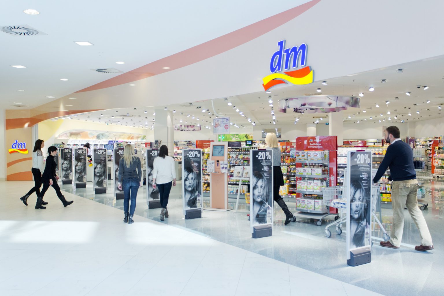 dm povećao bruto plaće za devet posto - Novi list