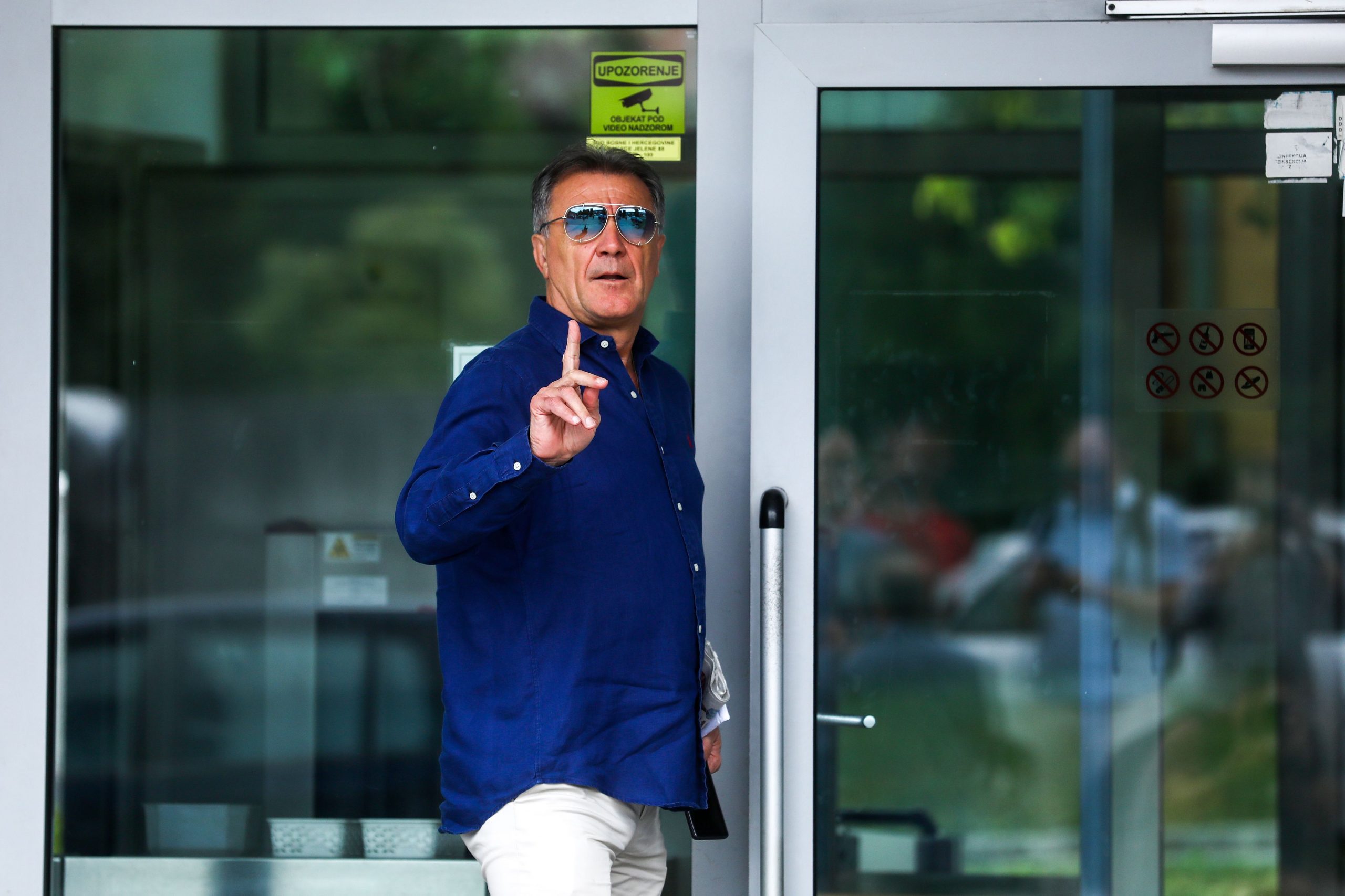 Uskok je do preprodavača luskuznih automobila došao istražujući "off ...