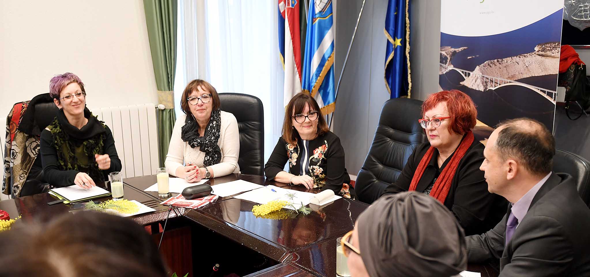 Žene imaju 8,7 posto manje plaće od muških kolega - Novi list