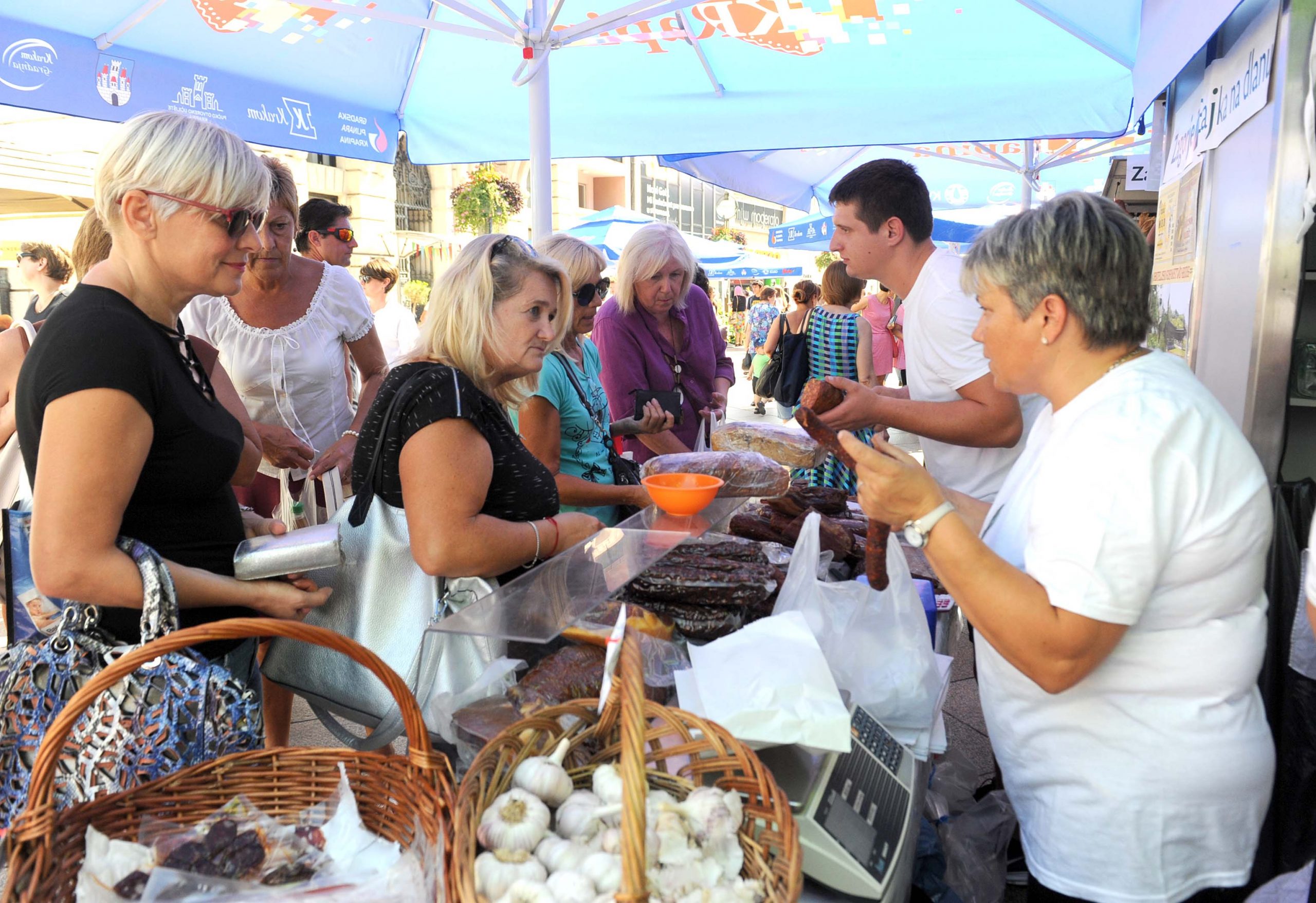 100 posto zagorsko: Neandertalci, licitarska srca i puno hrane na Korzu ...