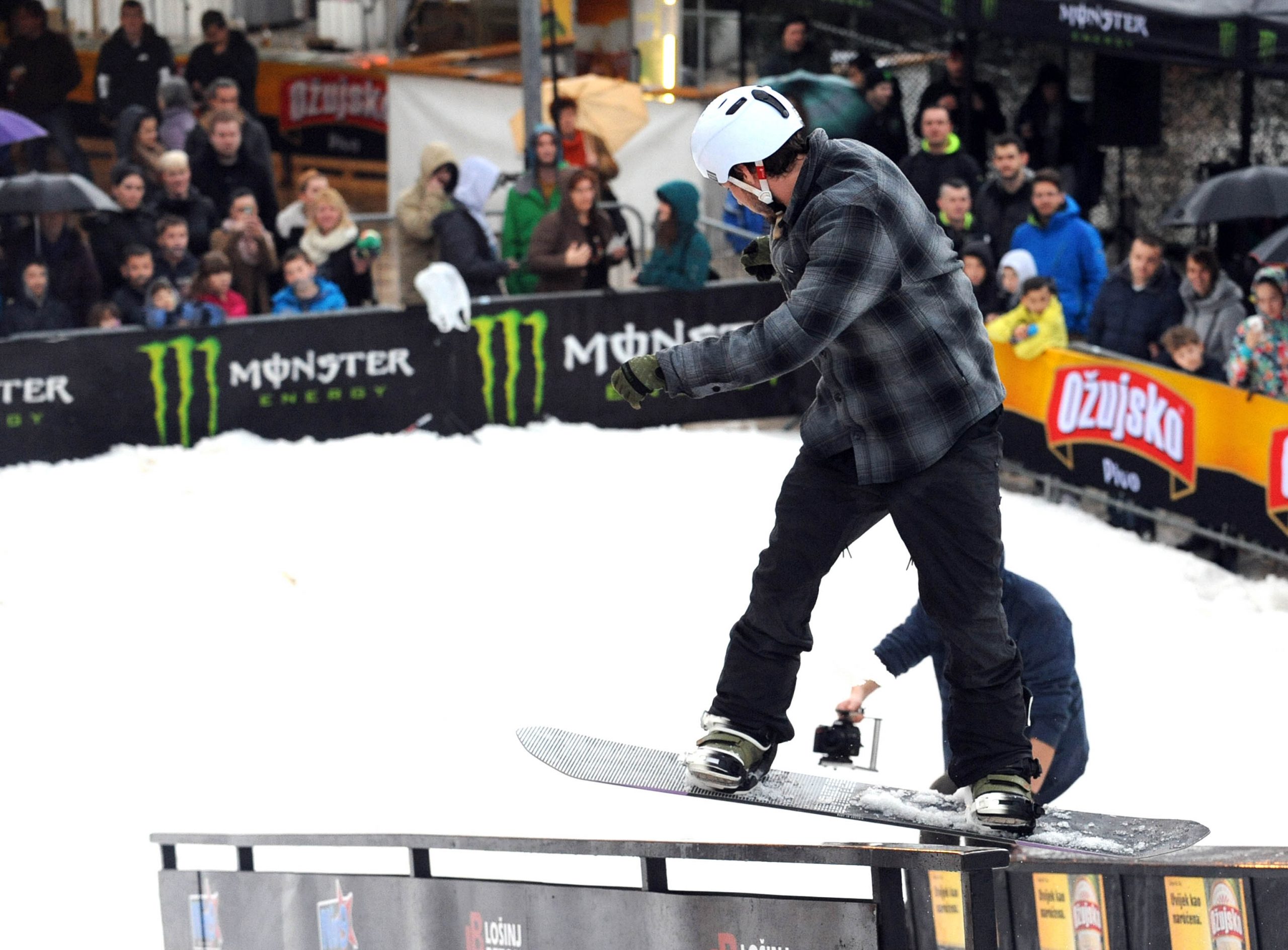 Carnival Snowboard Session: Nimalo bezopasni trikovi u borderskoj areni ...