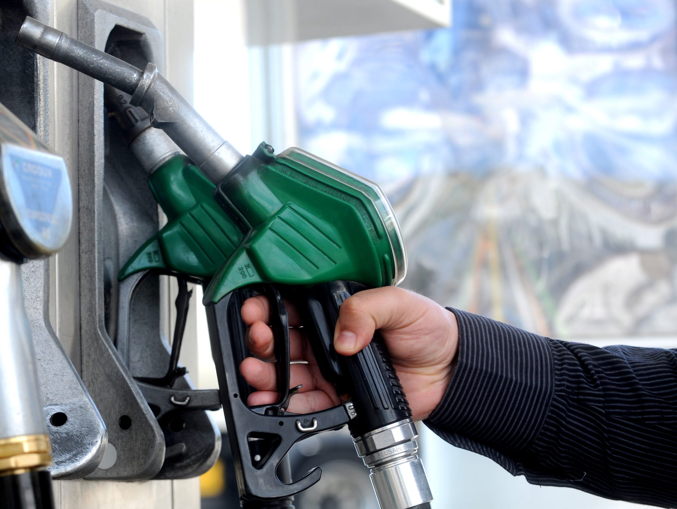 Od ponoći nove cijene goriva - Novi list