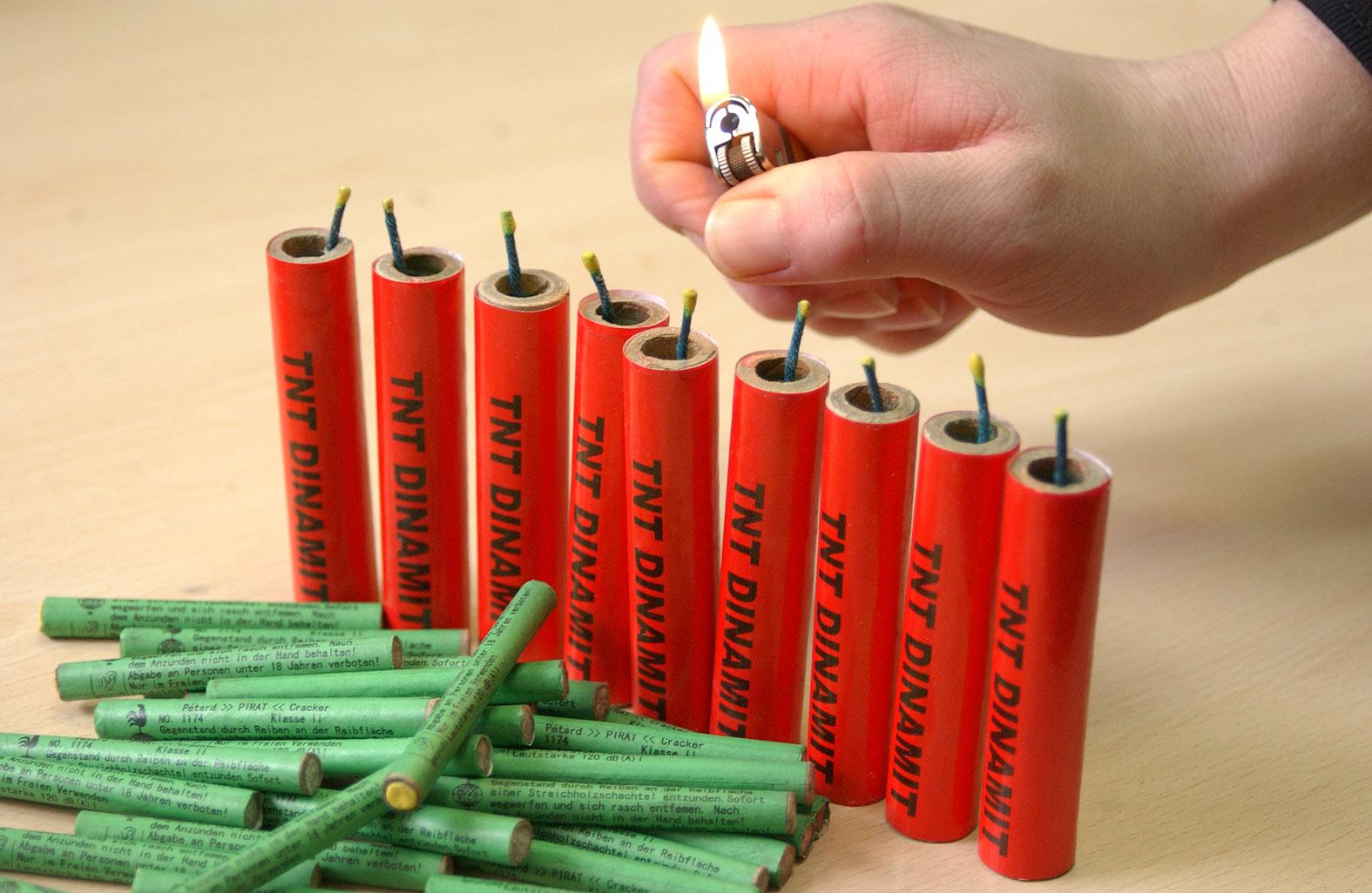 Diljem Hrvatske ozlijeđeni od petardi, u Zagrebu stradao Nijemac - Novi ...