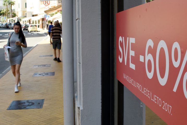 Đir po opatijskim trgovinama: Ljetna sniženja vole i turisti i domaći ...