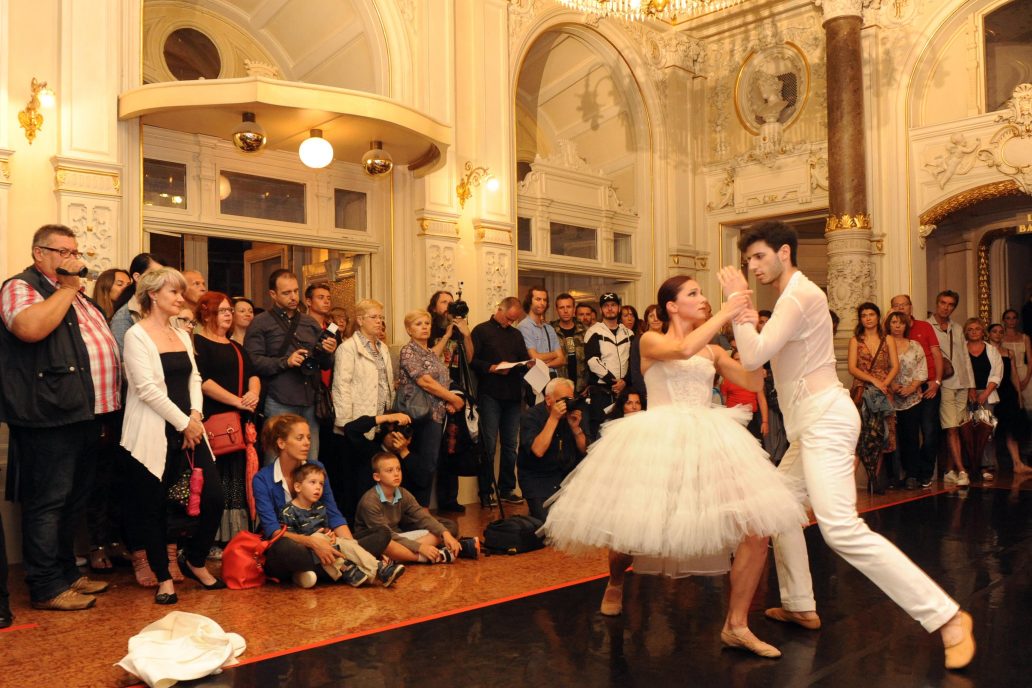 FOTOGALERIJA RIJEČKIH LJETNIH NOĆI: HNK Ivan pl. Zajc još jednom je otvorio sva vrata i pokazao ...