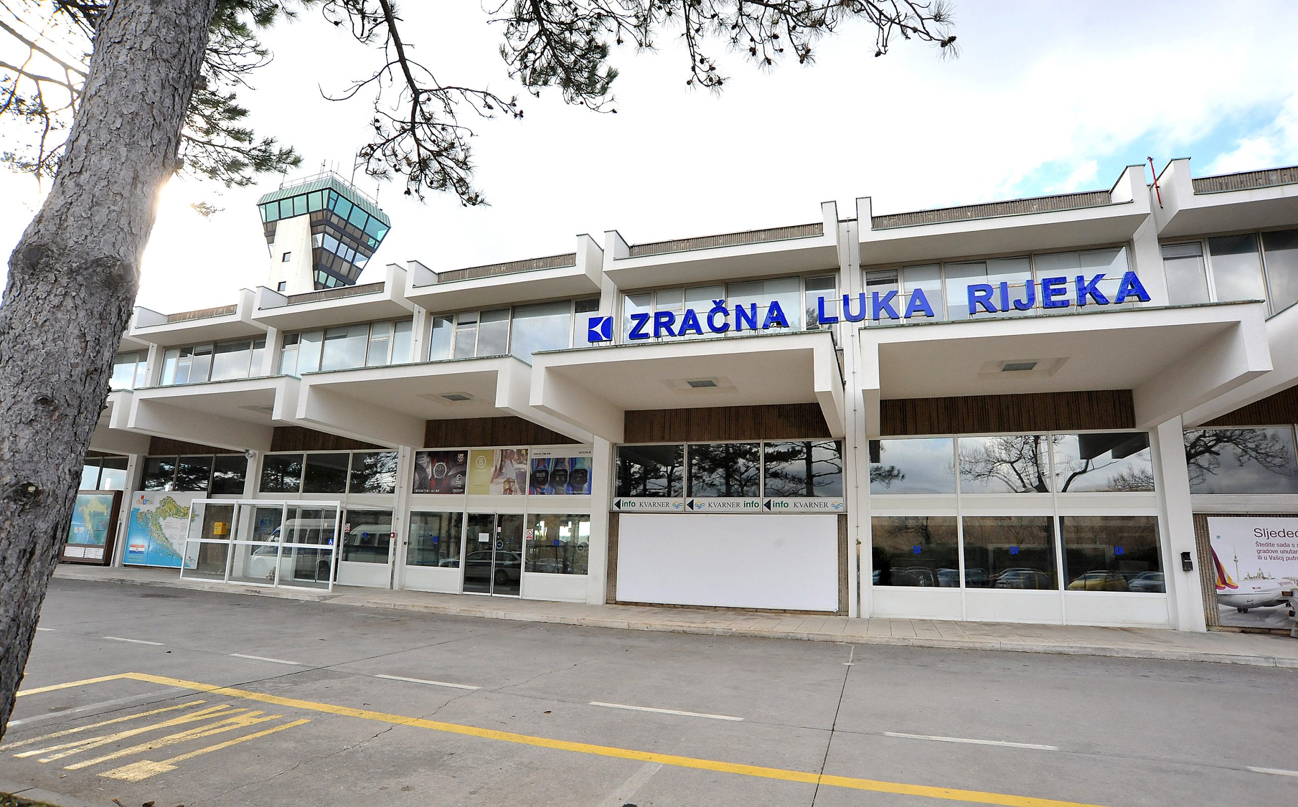 Glasovalo 3.500 građana: Službeno uručena inicijativa da naziv Zračne luke Rijeka bude Fiorello ...