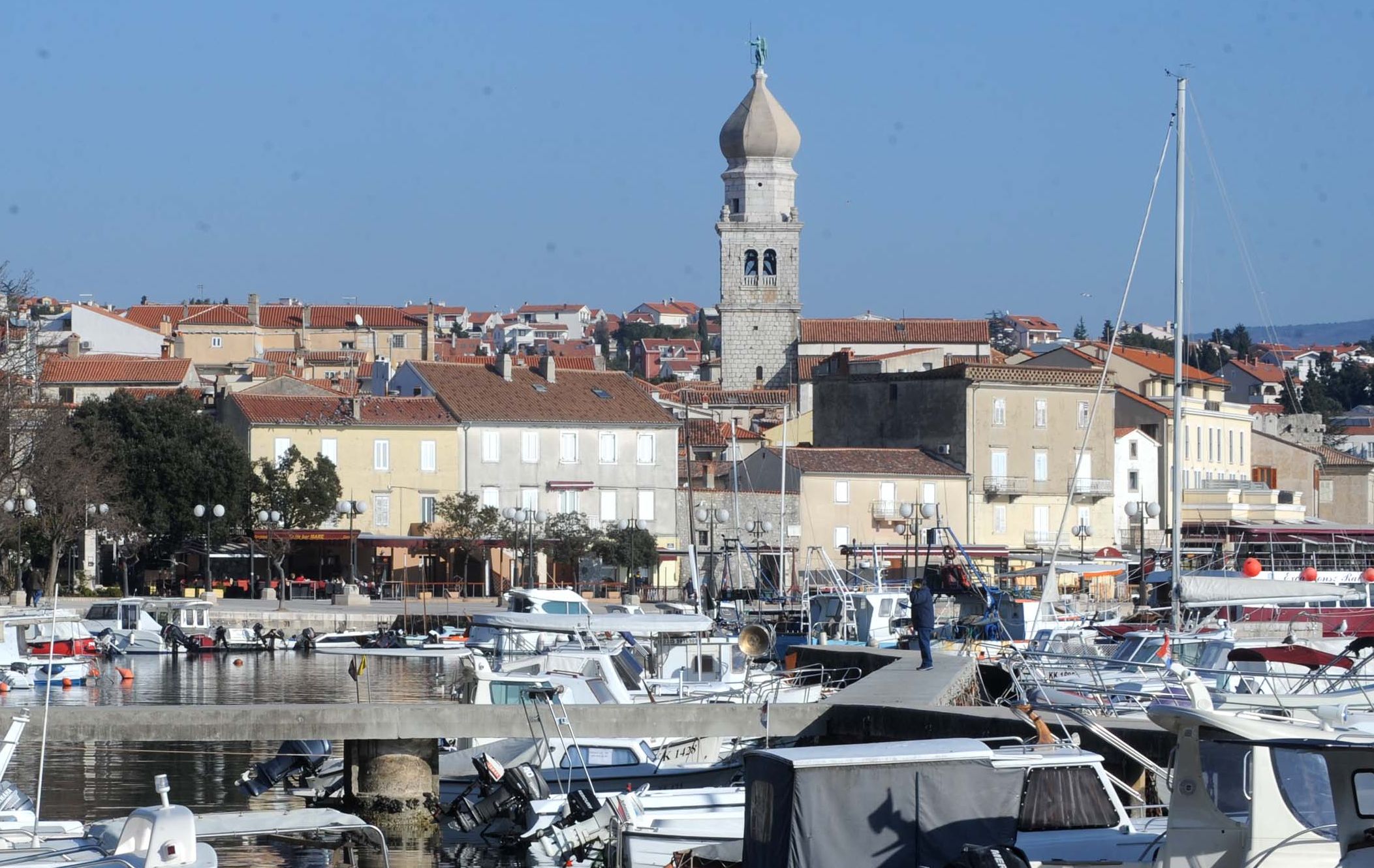 Grad Krk želi biti "širokopojasniji" od spore države - Novi list