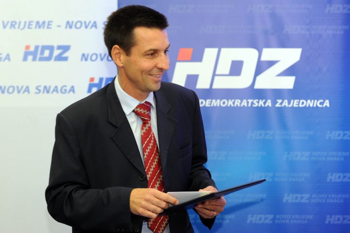 Hrast prozvao premijera: Za koga točno tvrdite da je rasist i fašist ... Hrast prozvao premijera: Za koga točno tvrdite da je rasist i fašist ...