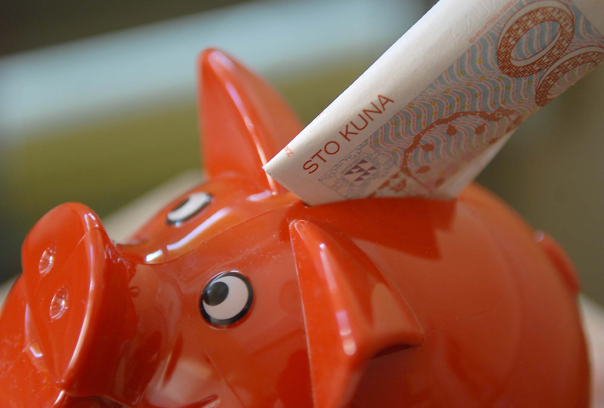 Hrvati se sve više okrenuli štednji u kunama: U bankama ukupno čuvaju ... Hrvati se sve više okrenuli štednji u kunama: U bankama ukupno čuvaju ...