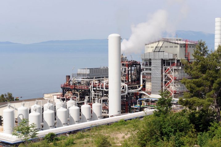 Ina i Neste Jacobs potpisali ugovor o obradi teških ostataka nafte u ...