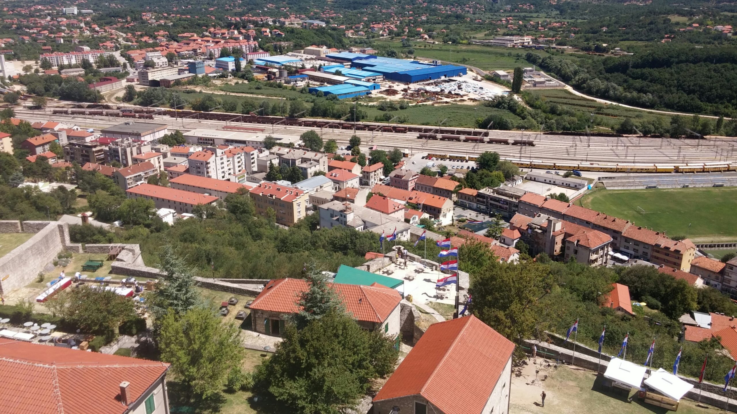 Knin živi od "Oluje" do "Oluje": Jednima centar svijeta, drugima ...