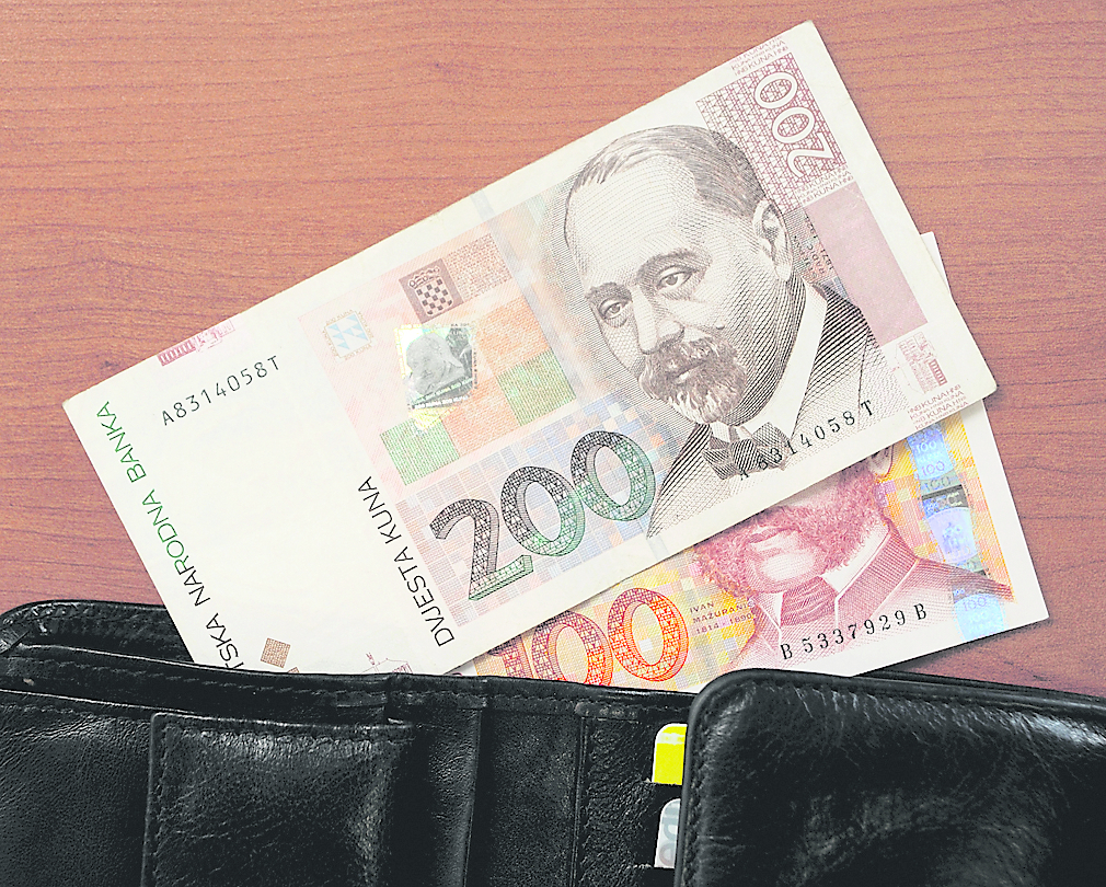 Lažni bankar prevario stariju ženu za više od sto tisuća kuna - Novi list