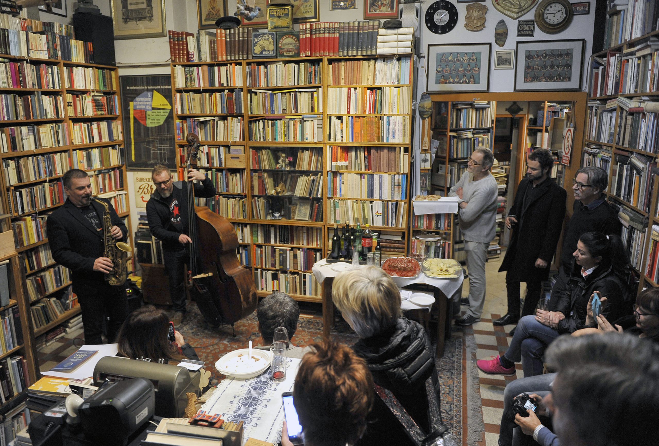 Mali neboder: Antikvarijat nije samo knjižara, to je - potreba - Novi list