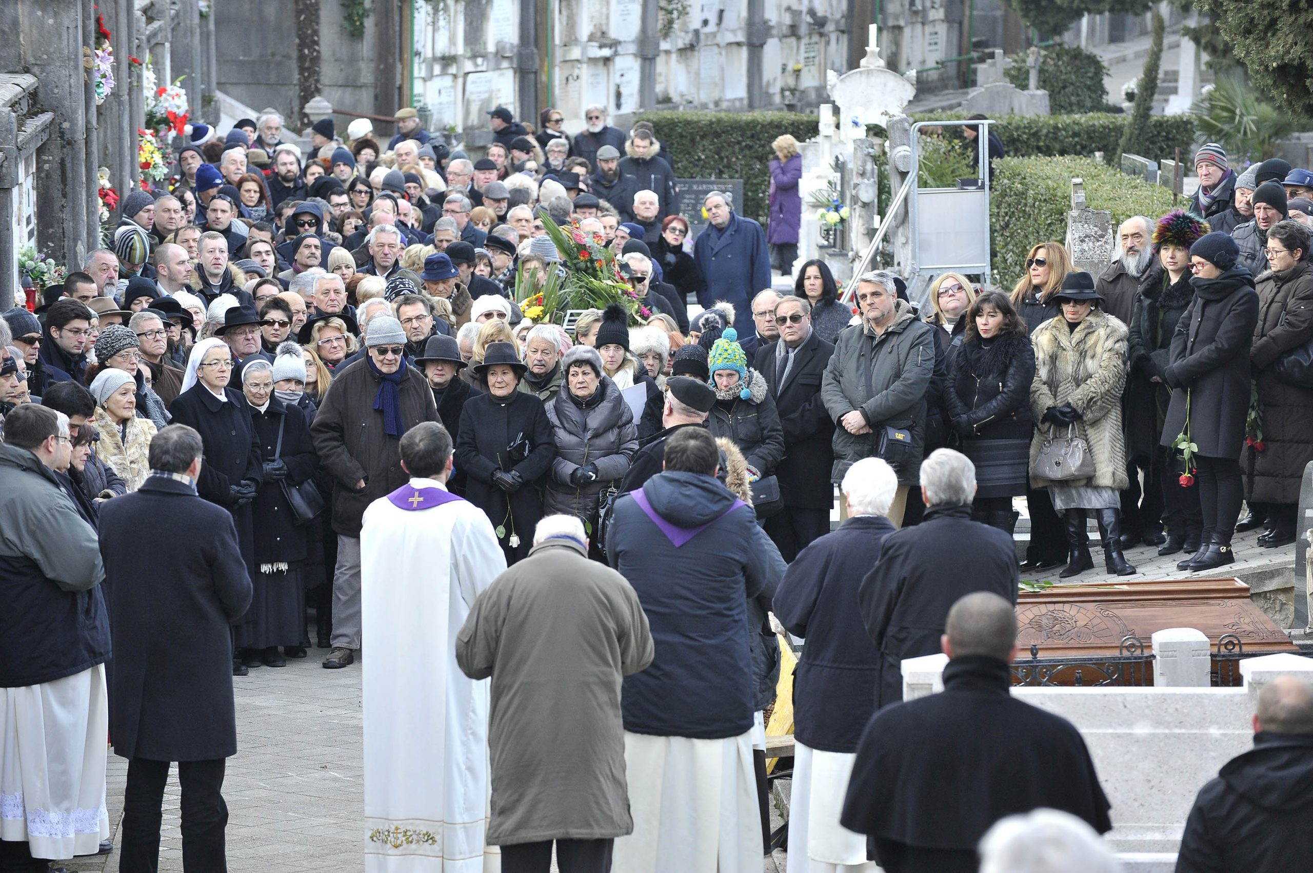 Na groblju Kozala na vječni počinak ispraćen dr. Darko Gašparović ...