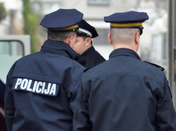 Iz verbalnog pa fizičkog sukoba 57-godišnjak se Iz verbalnog pa fizičkog sukoba 57-godišnjak se