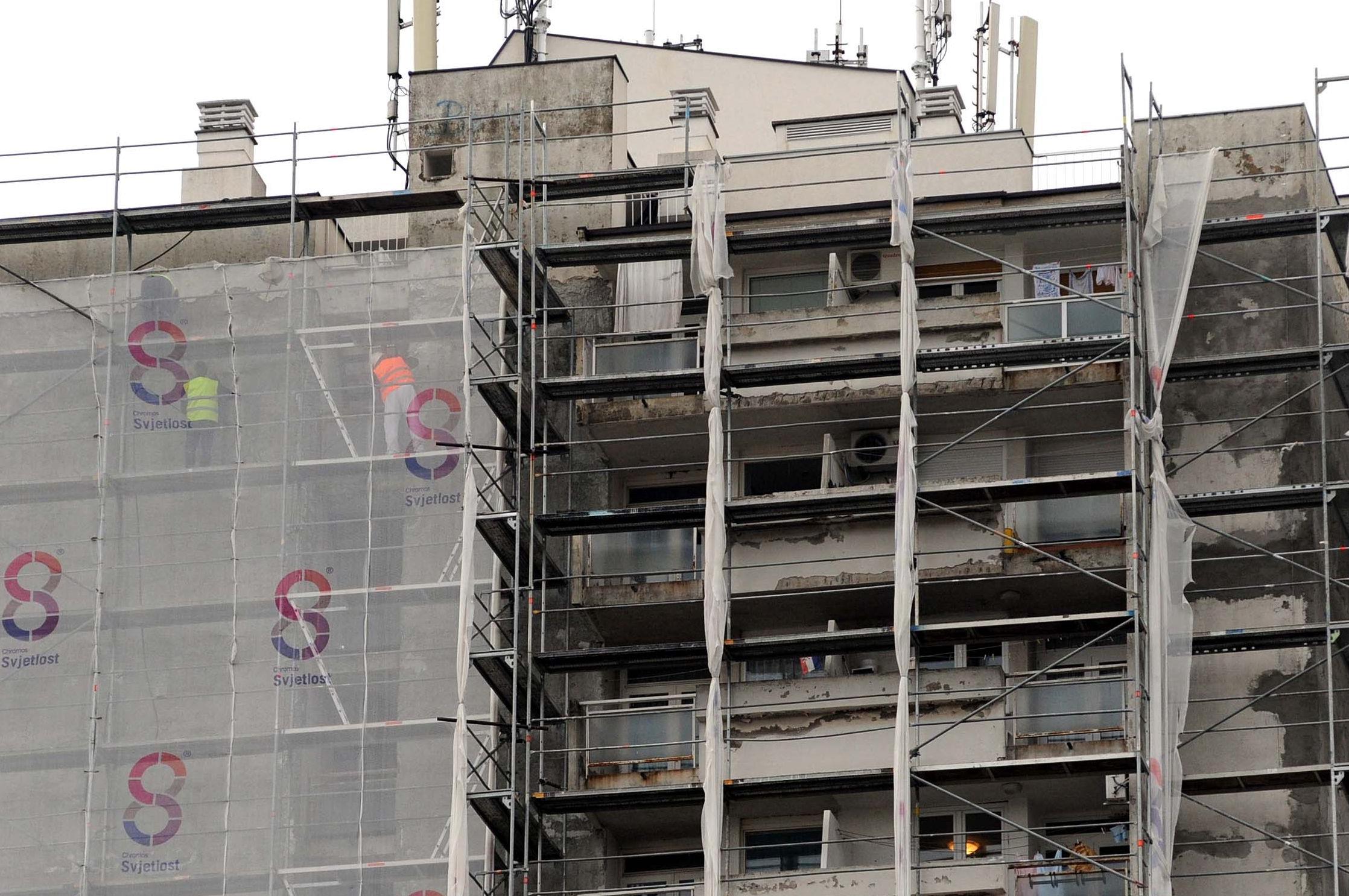 OPASNA AZBESTOZA Fond za uklanjanje azbesta "presušio", a umrlih u ...