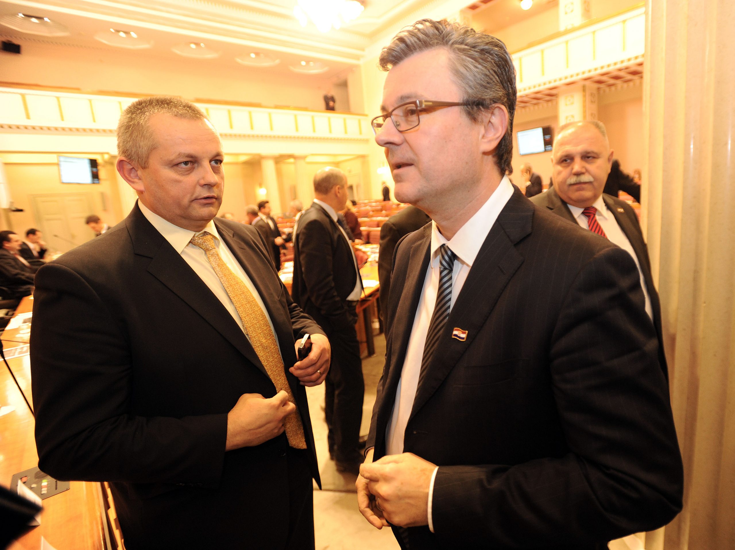 Orešković: Idući tjedan u Hrvatsku dolazi MMF, izračun proračuna je ... Orešković: Idući tjedan u Hrvatsku dolazi MMF, izračun proračuna je ...