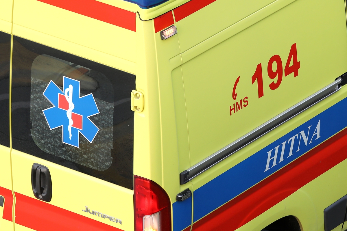 Dvije osobe poginule u sudaru sanitetnog vozila i kamiona kod Garešnice - Novi list