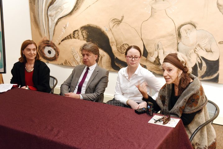 Poetični opus: Nives Kavurić Kurtović izlaže u Galeriji Klovićevi dvori ...