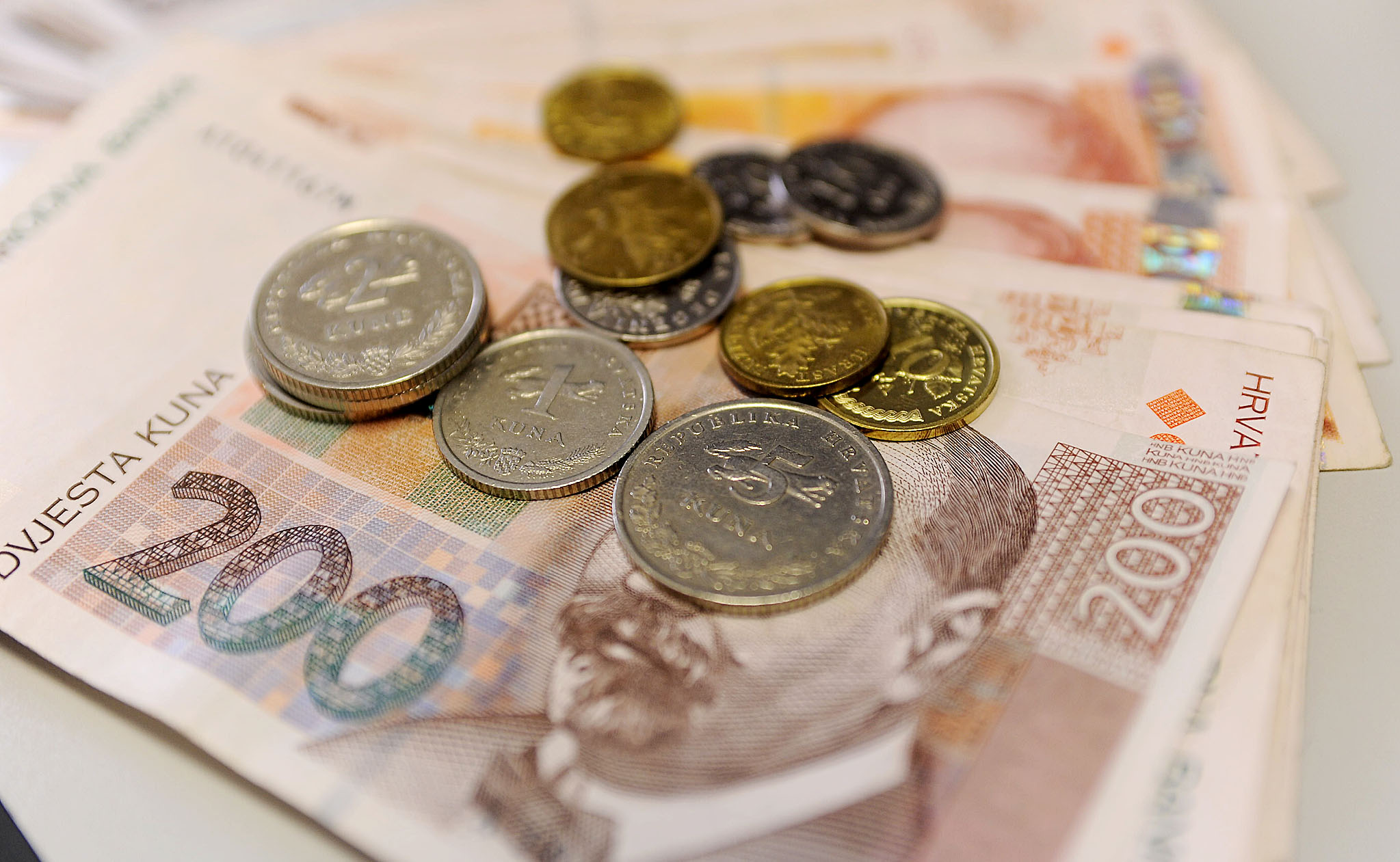 Poražavajuće: Božićnicu očekuje samo četvrtina zaposlenih, trećina je ... Poražavajuće: Božićnicu očekuje samo četvrtina zaposlenih, trećina je ...