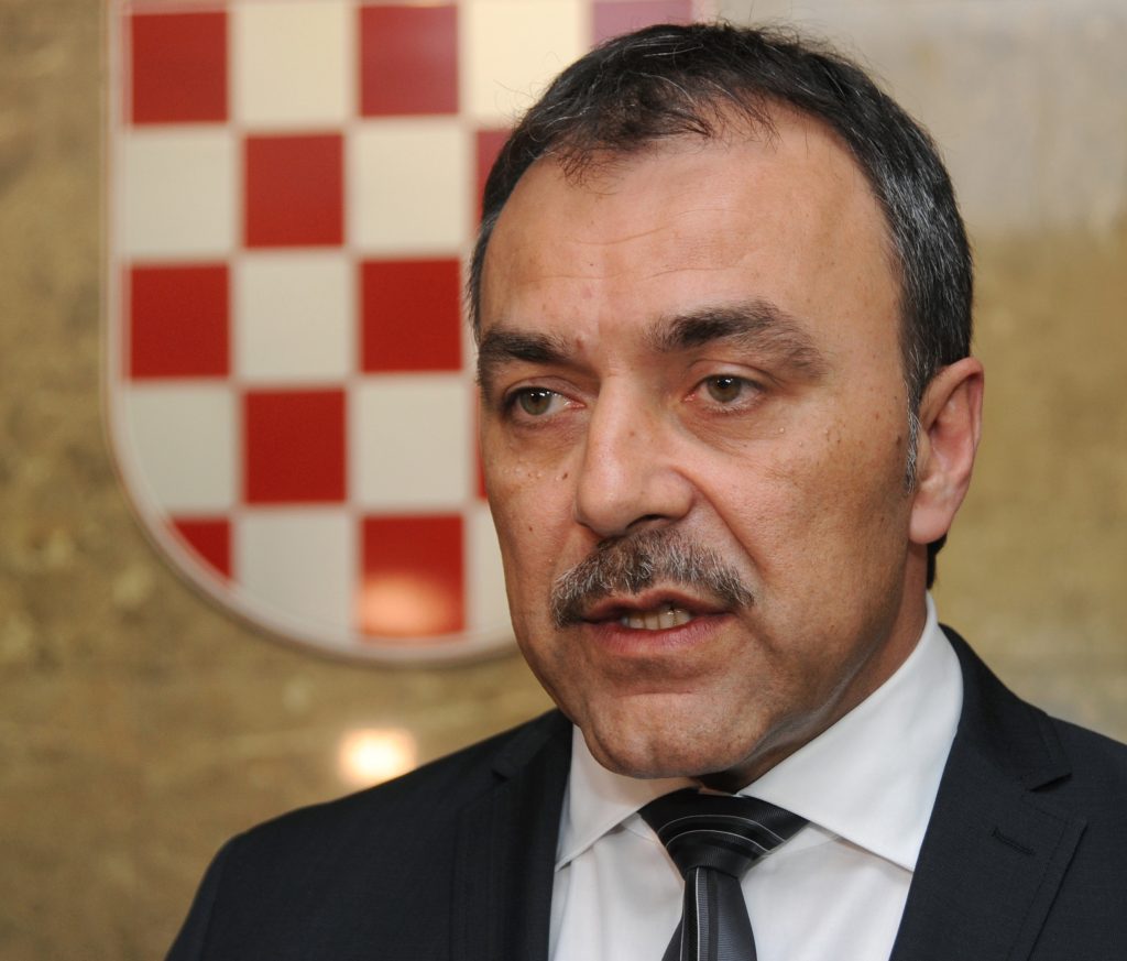Prvih 50 izbjeglica stiže u Hrvatsku - Novi list Prvih 50 izbjeglica stiže u Hrvatsku - Novi list