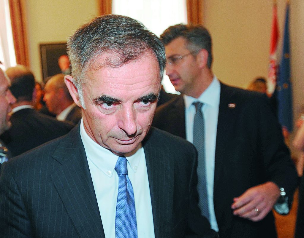 Pupovac: Tražit ćemo od institucija rješenje da pozdrav ''Za dom ... Pupovac: Tražit ćemo od institucija rješenje da pozdrav ''Za dom ...