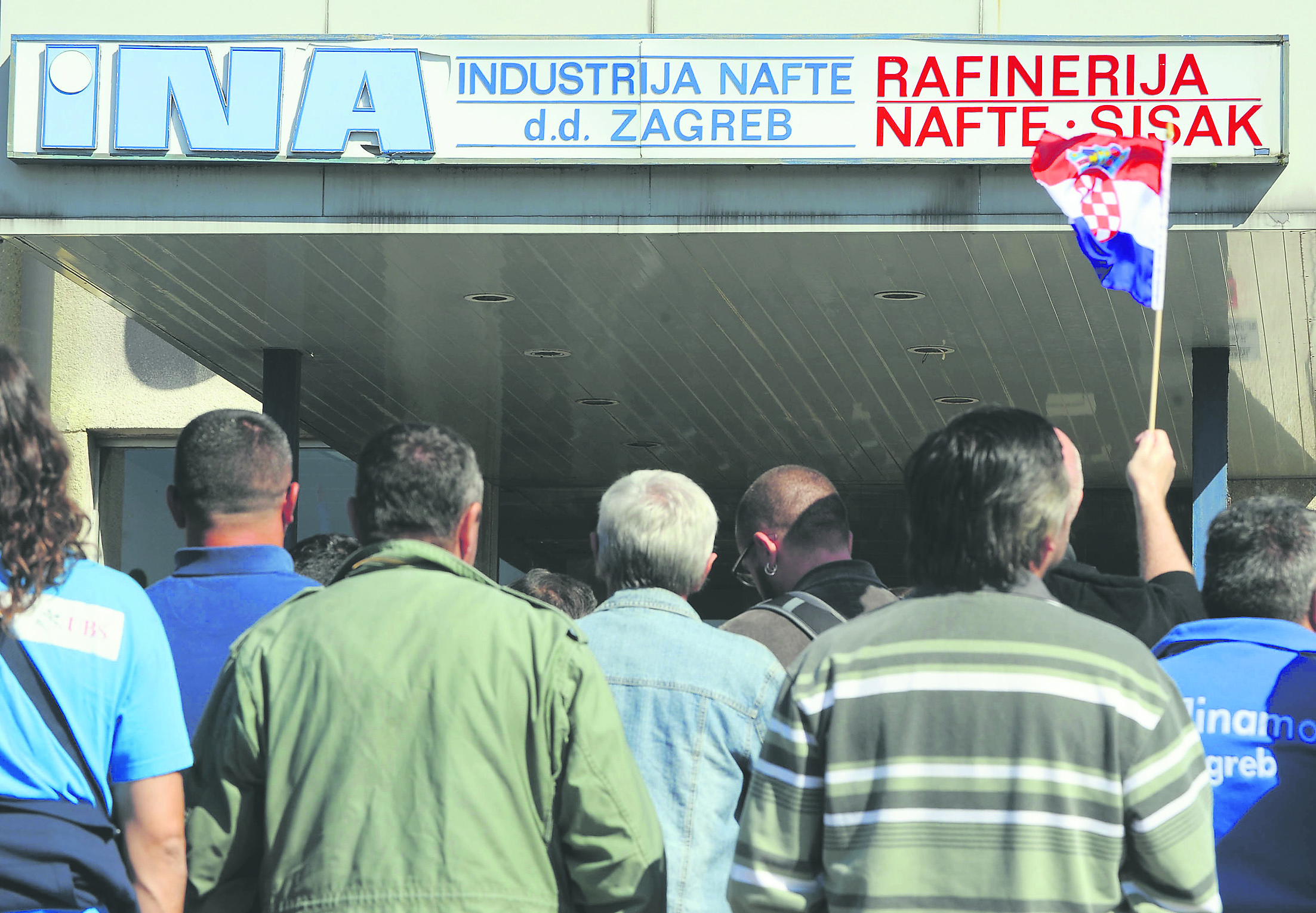Radnici Rafinerije nafte Sisak: Proizvodnja nafte bit će obustavljena ...
