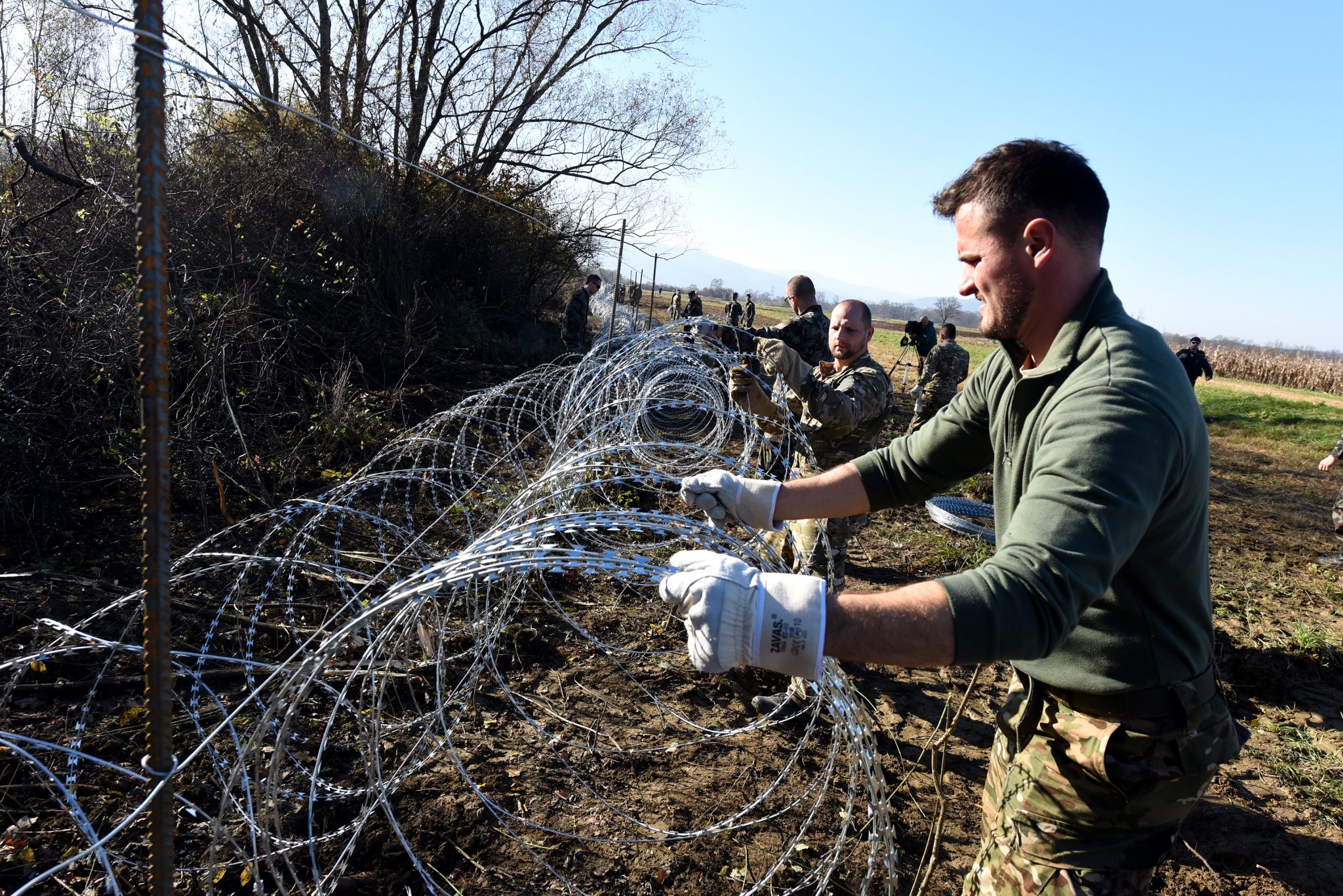 Slovenija i Austrija zatvaraju svoje granice; Slovenski pisci: I za 50 godina će nas suditi po ...