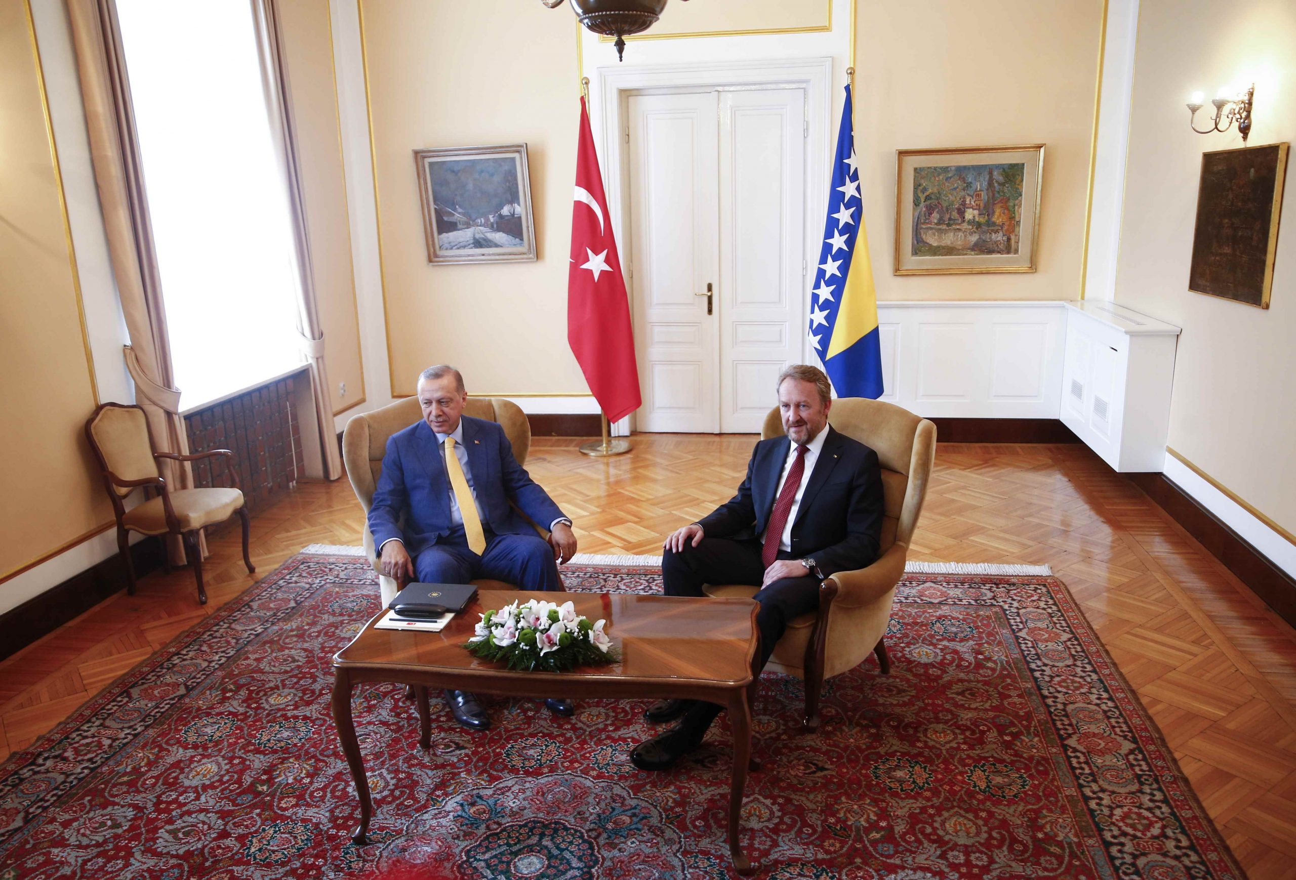 TURSKI PREDSJEDNIK U SARAJEVU Erdogan obećao svu potporu BiH, ali traži ... TURSKI PREDSJEDNIK U SARAJEVU Erdogan obećao svu potporu BiH, ali traži ...