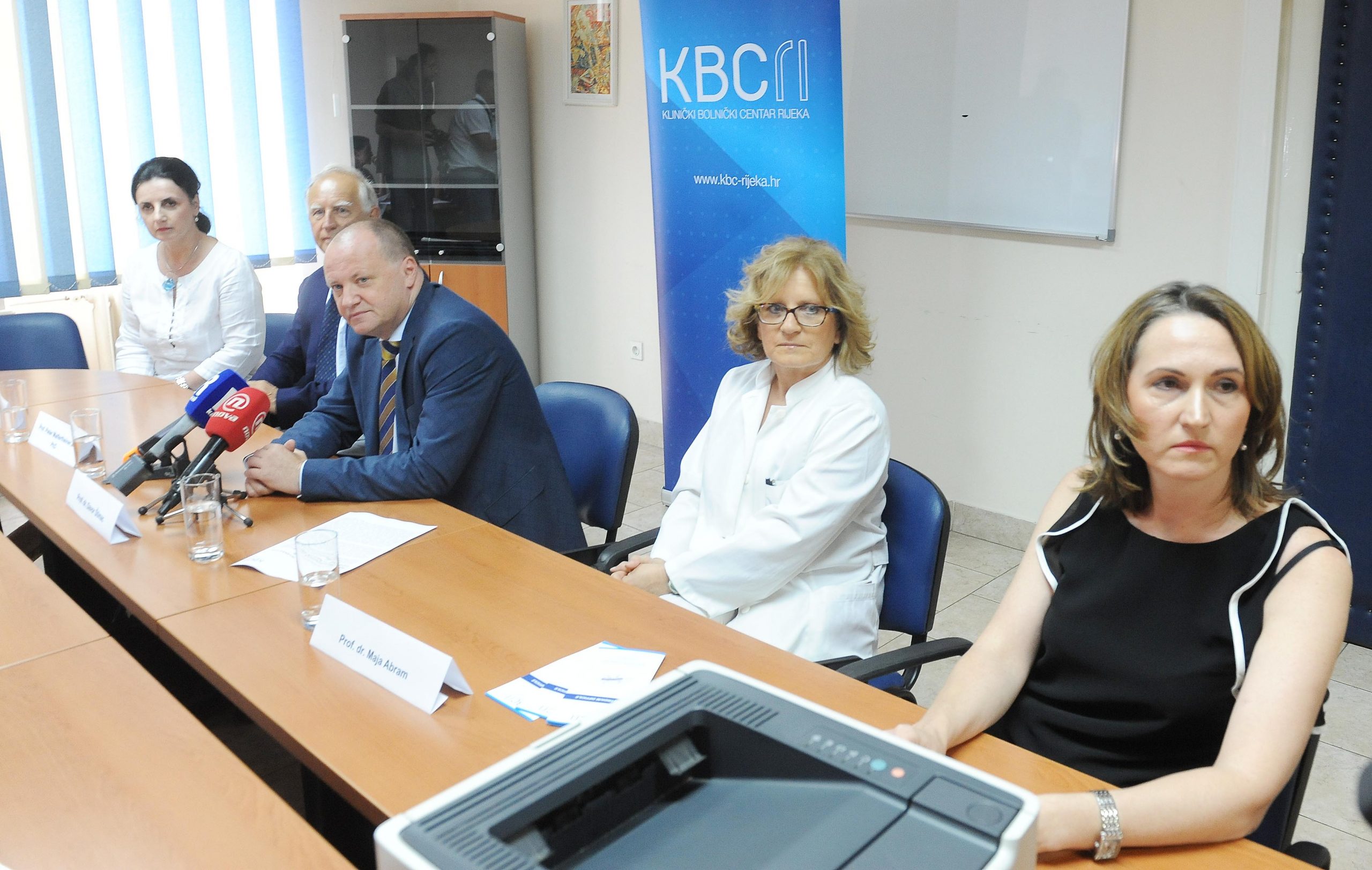 U riječkom KBC-u obavljena prva transplantacija fekalne mikrobiote u Hrvatskoj - Novi list