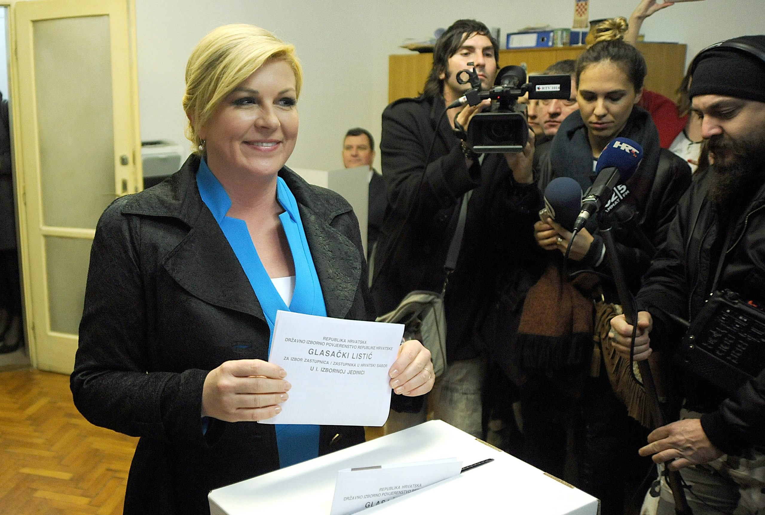 Ustavni stručnjaci nemaju sumnji: Predsjednica ne može dati mandat ... Ustavni stručnjaci nemaju sumnji: Predsjednica ne može dati mandat ...