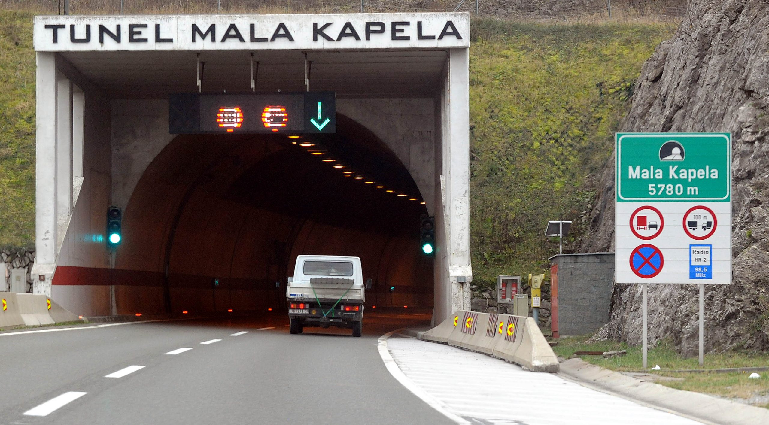 Privremeno je prekinut promet u tunelu Mala Kapela u smjeru Zagreba - Novi list