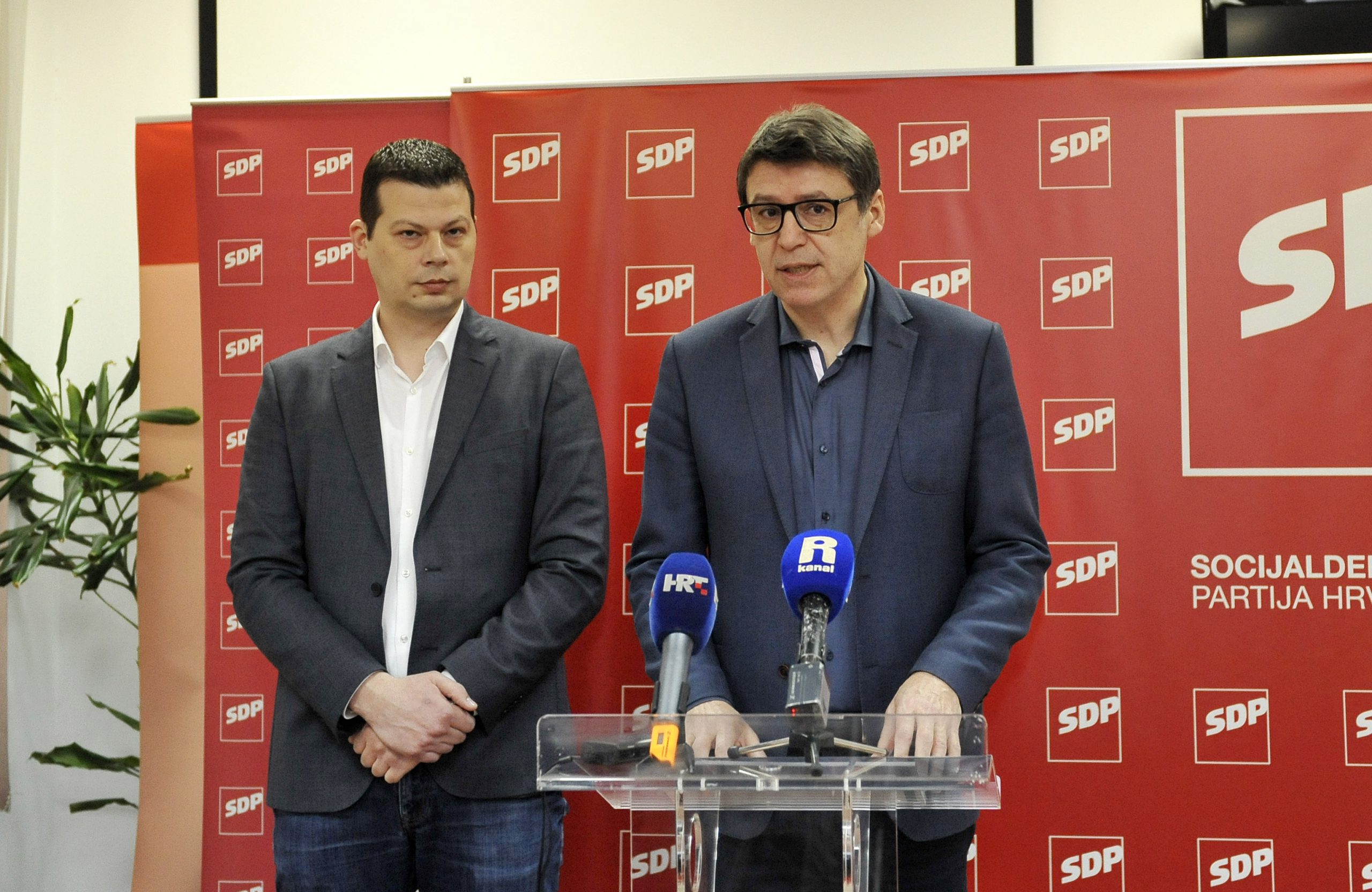 Željko Jovanović: Bit ćemo još glasniji u borbi protiv plutajućeg LNG ... Željko Jovanović: Bit ćemo još glasniji u borbi protiv plutajućeg LNG ...