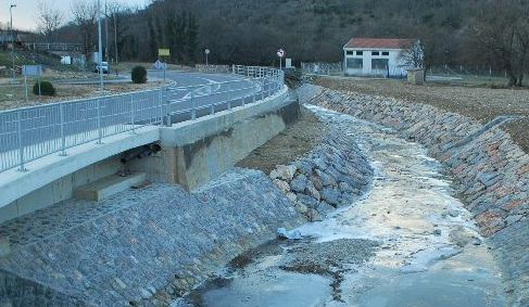 Zima ne jenjava: Zaledila se Suha ričina - Novi list