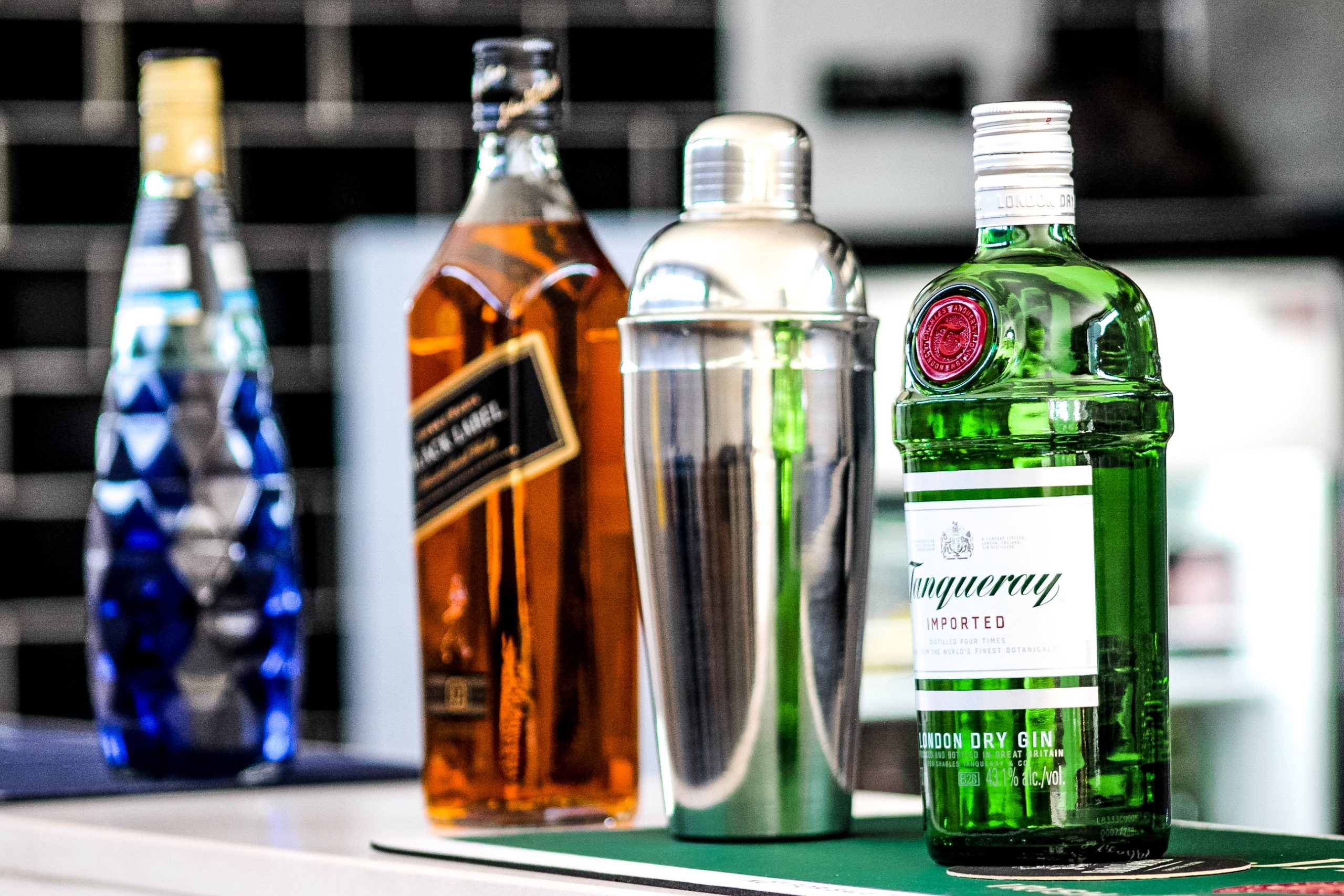 Obožavate gin? Onda morate proučiti listu ovih najprodavanijih na ...