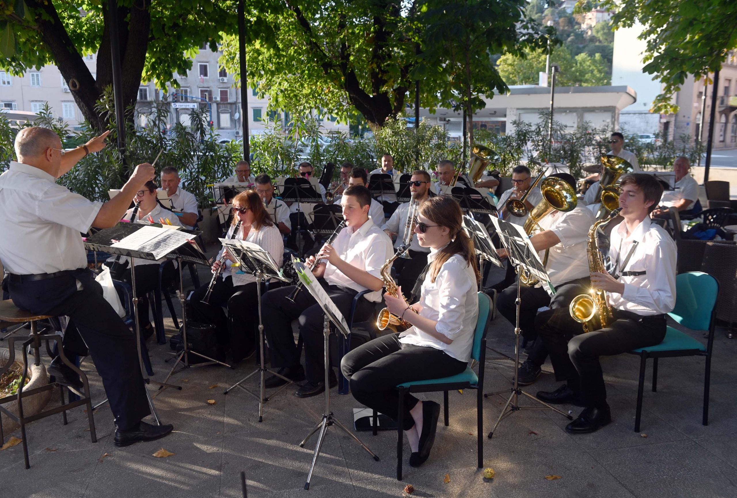 Gradska glazbe Trsat održala promenadni koncert ispred "Konta" - Novi list