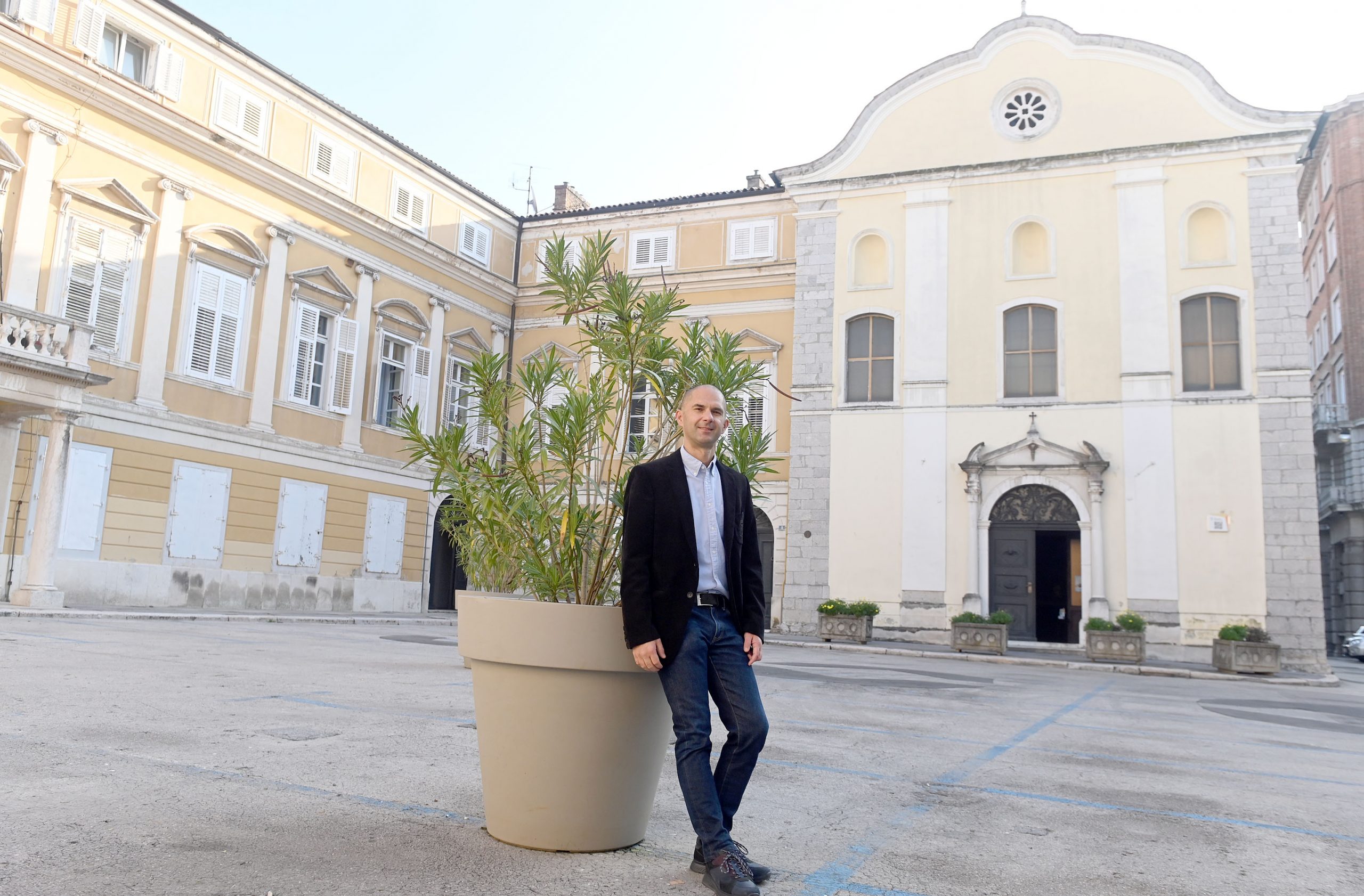 Marko Medved napisao je monografiju o riječkim augustincima: Pustinjaci sv. Jeronima u Rijeci ...