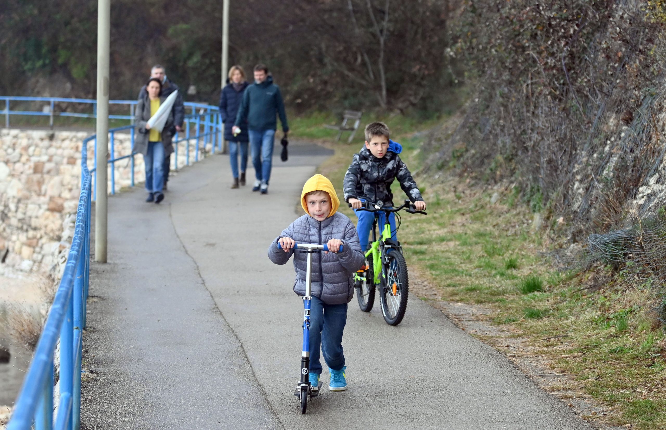 Relativno topli zimski dan godio je i Kostrenjanima i njihovim gostima ...